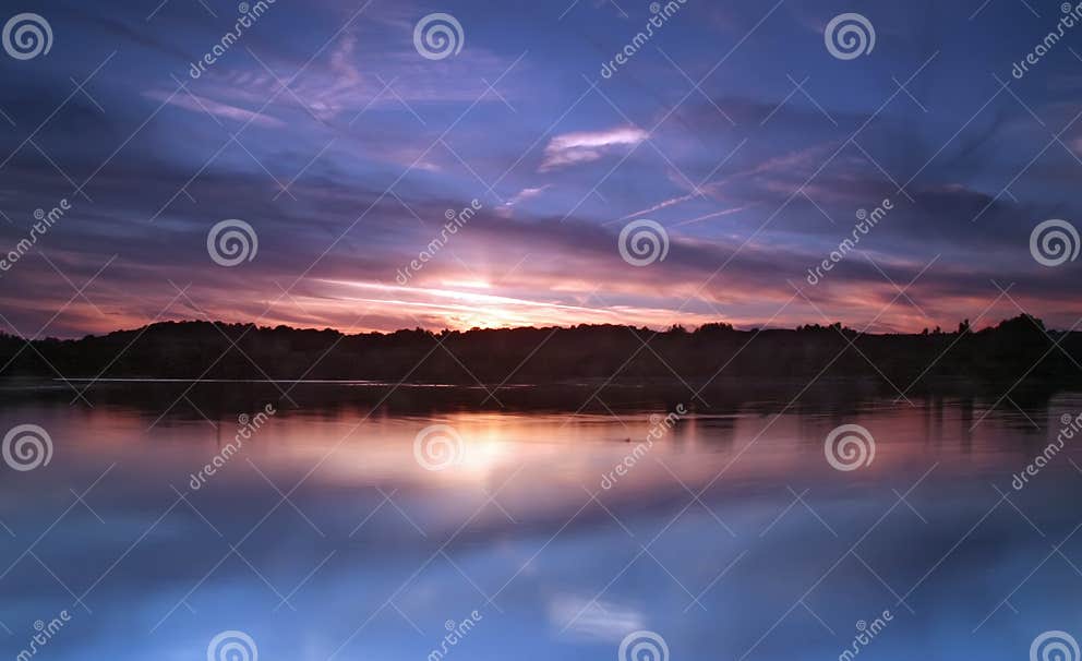 Dusk on Colwick Lake stock photo. Image of peaceful, clouds - 984368