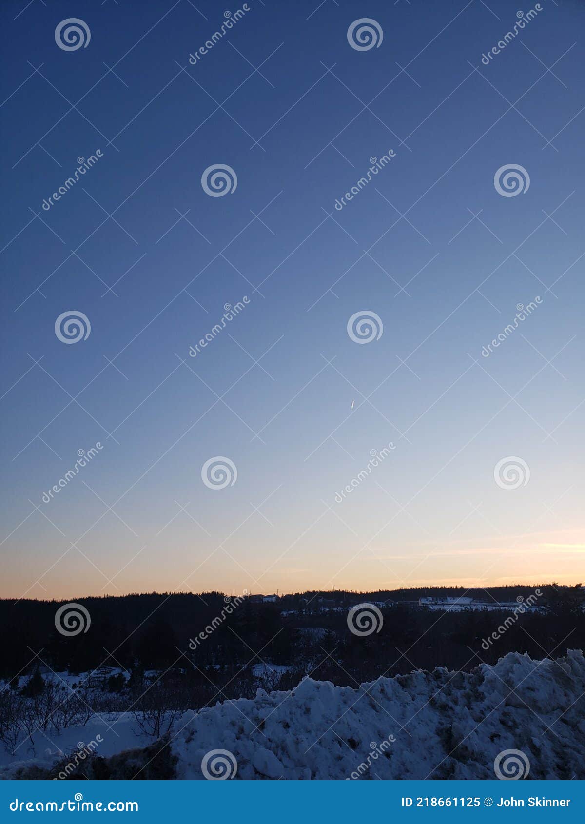 DUSK HORIZONS stock image. Image of blue, horizon, dusk - 218661125