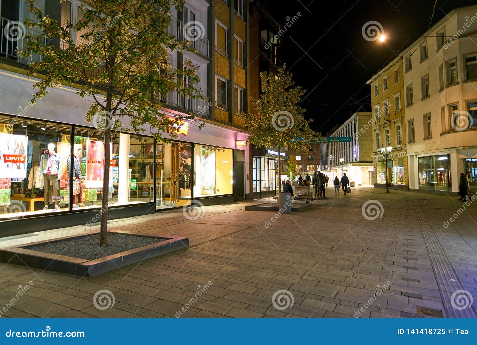 Dusseldorf editorial image. Image of building, storefront - 141418725