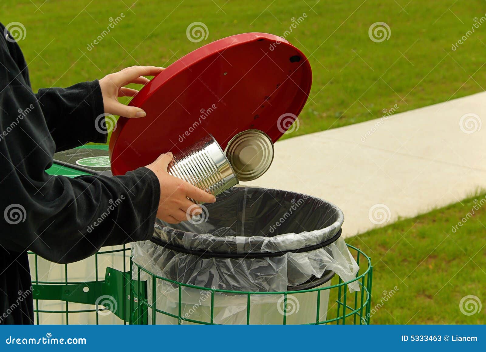 Dustbin 05 stock image. Image of dustbin, refuse, garbage - 5333463