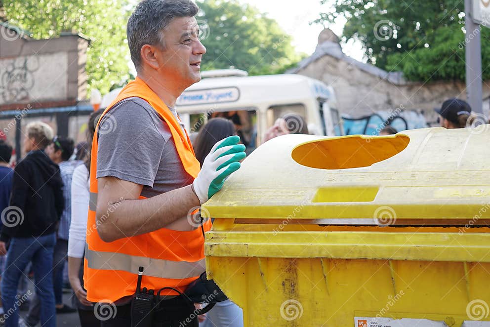 Dustbin man at work editorial photography. Image of worker - 117154187