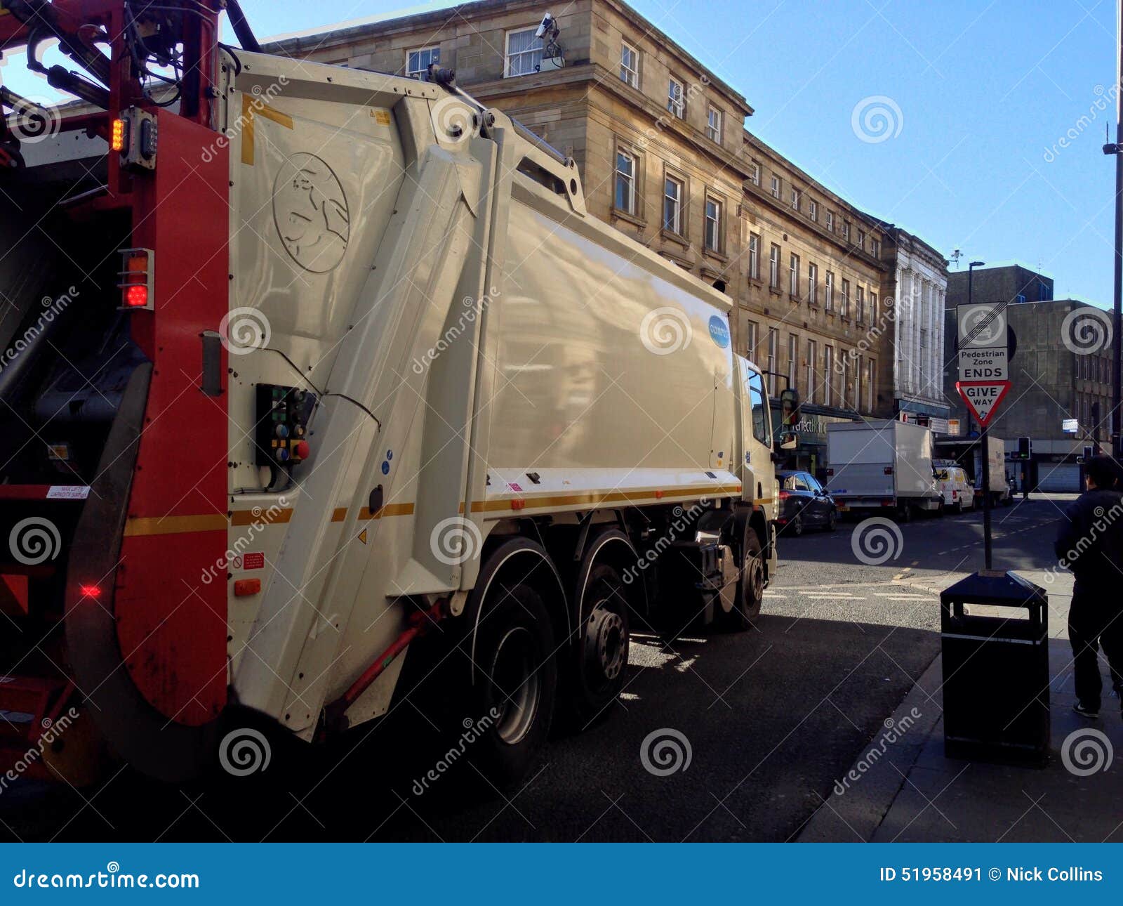 Dustin lorry editorial photo. Image of lorry, waste, white - 51958491
