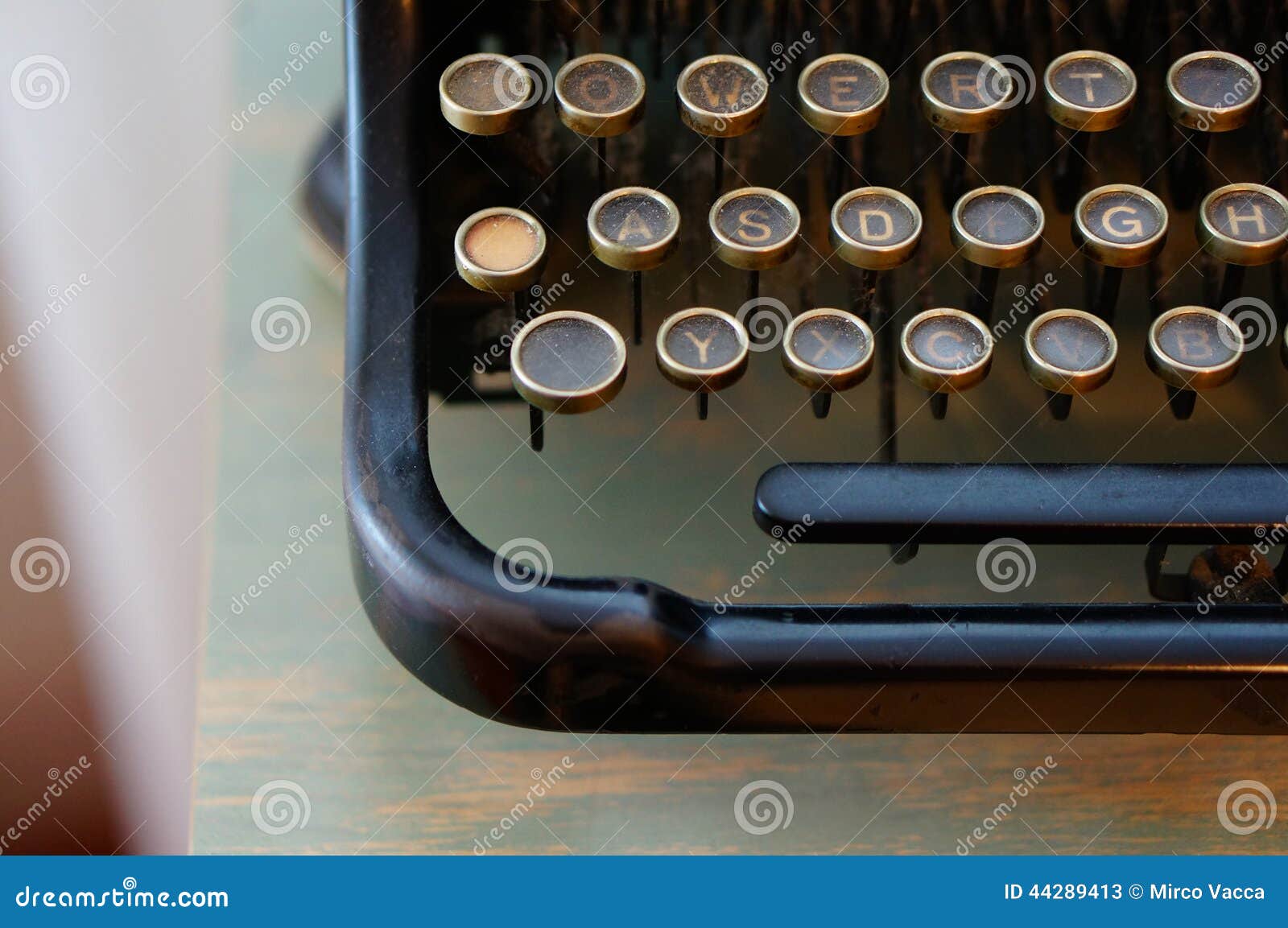 Dusty old typewriter stock image. Image of tool, typewriter - 44289413