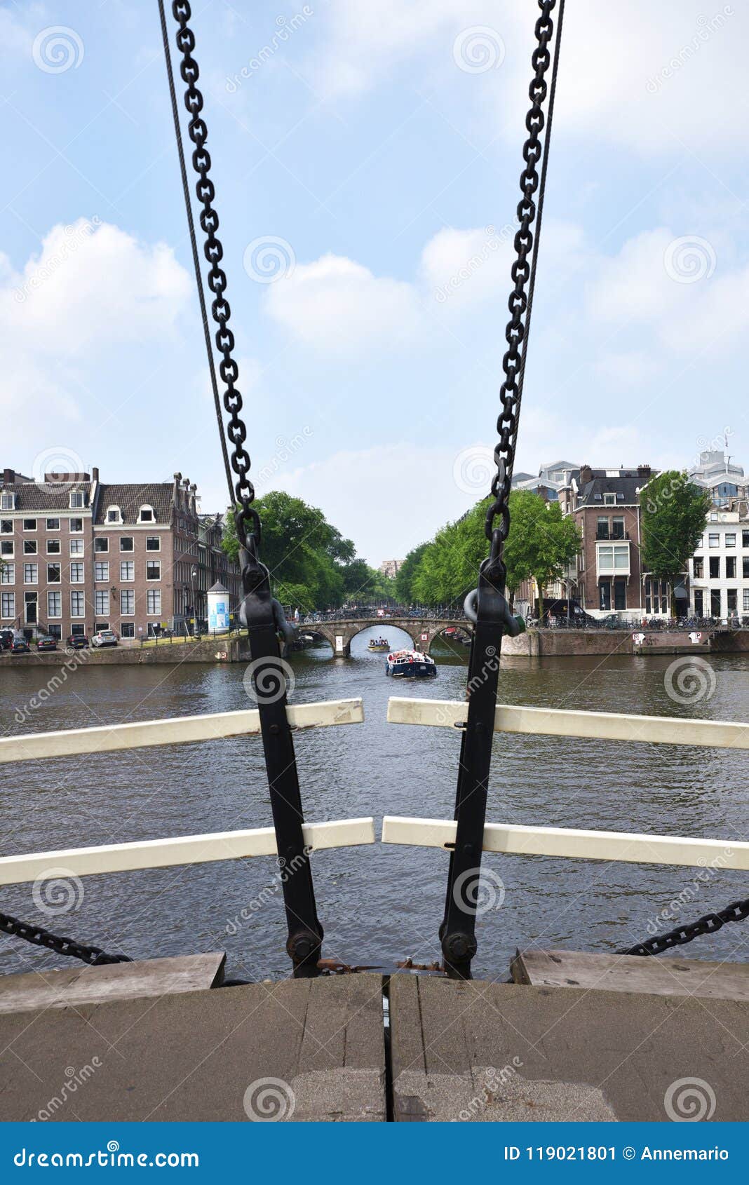 Dutch bridge in Amsterdam editorial photo. Image of sightseeing - 119021801