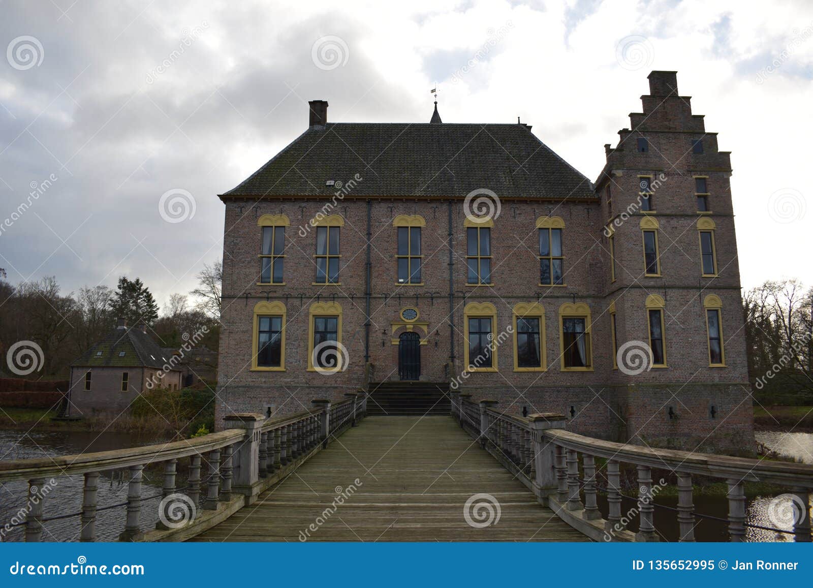 Dutch castle Vorden stock image. Image of beautiful - 135652995