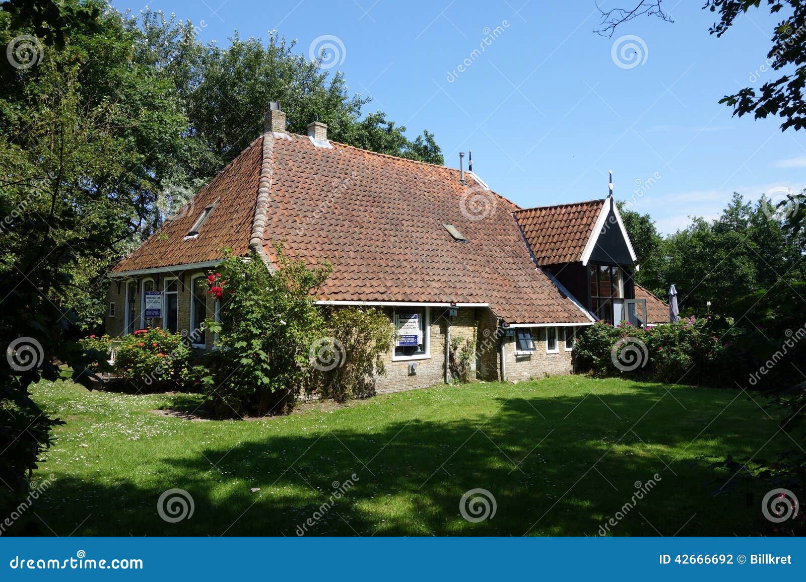Dutch Farmhouse editorial photography. Image of farmhouse - 42666692
