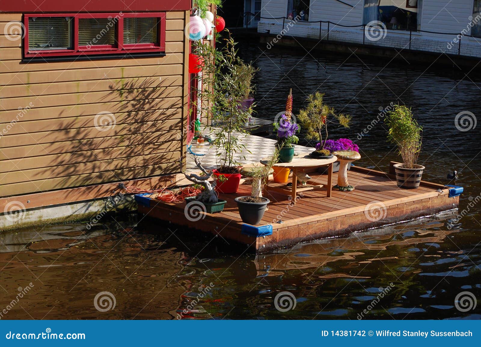 Dutch Houseboat in Amsterdam Stock Photo - Image of houseboat, waterway ...