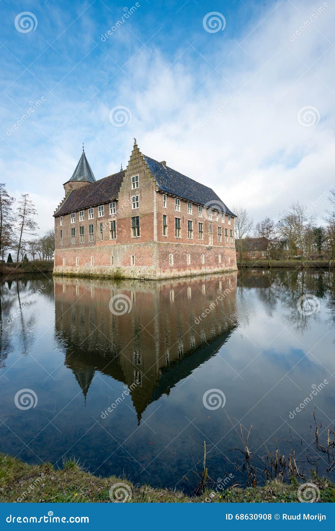 Dutch Medieval Castle Reflected in the Moat Stock Photo - Image of ...