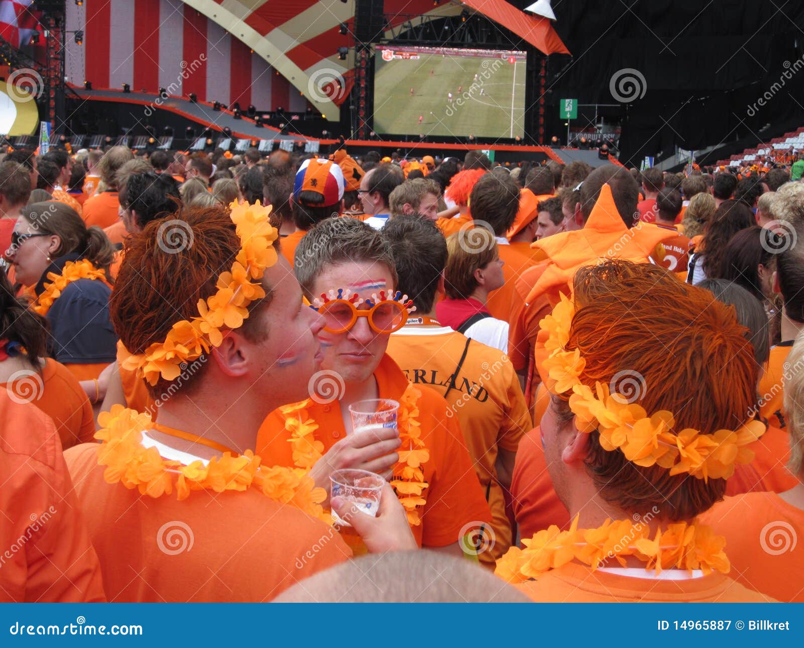 Dutch Soccer Fans editorial photography. Image of beverage - 14965887