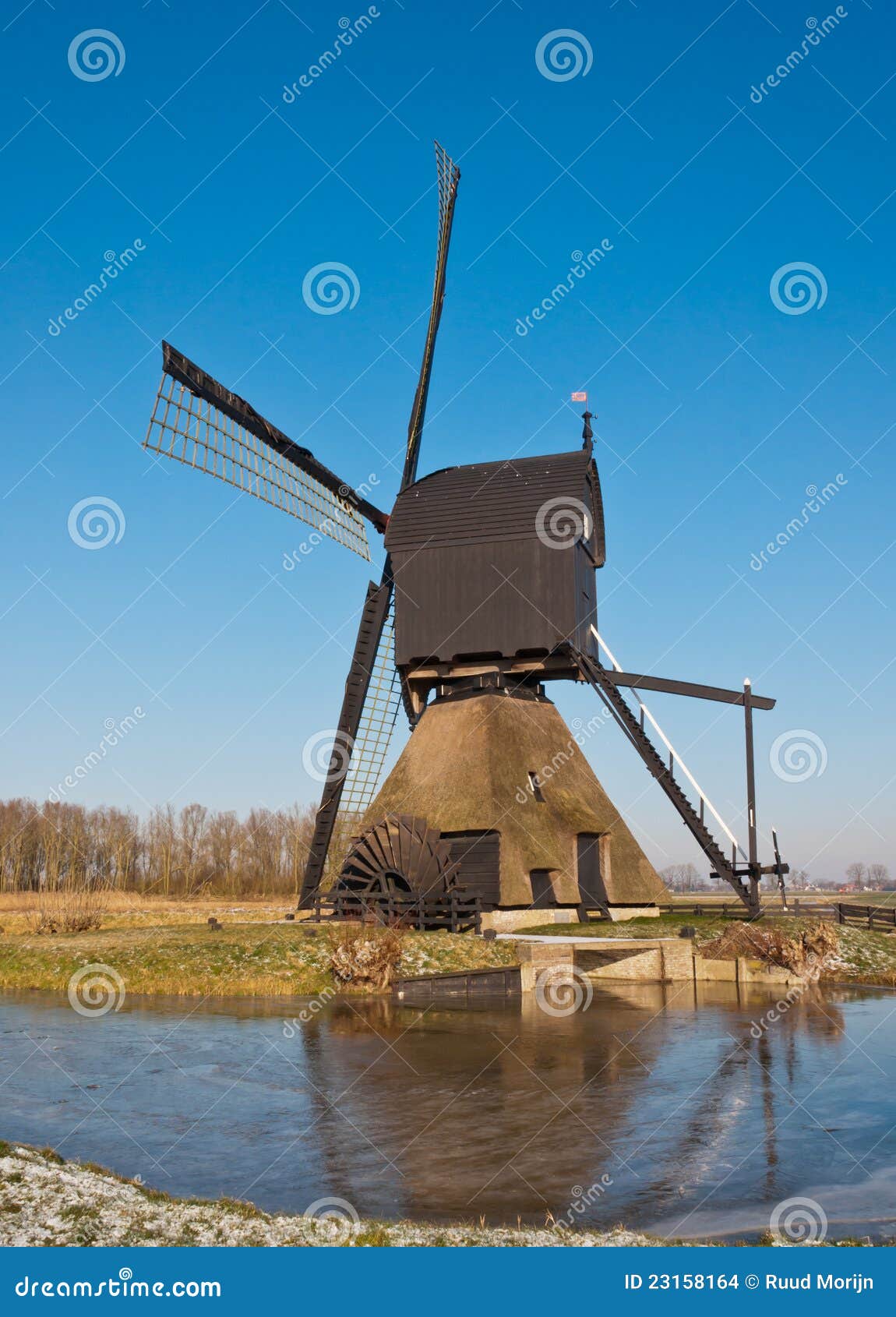 Historic Dussen Castle In The Dutch Province Of Noord-Brabant Royalty ...