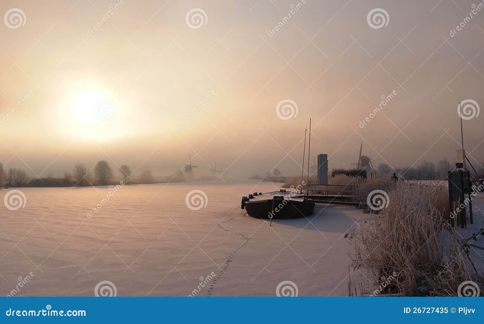 Dutch winter sunrise stock image. Image of sunrise, foggy - 26727435