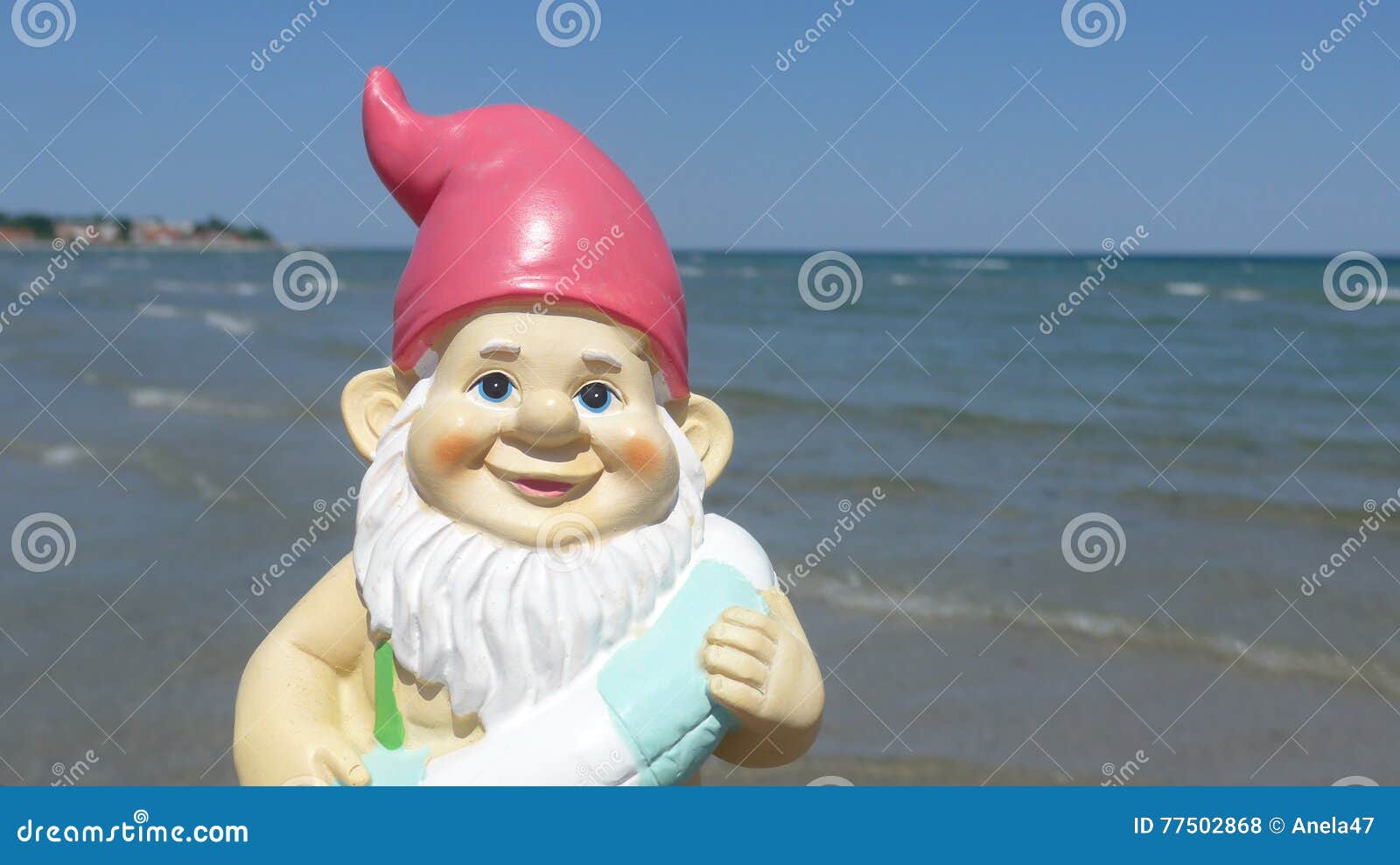 Dwerg Met Drijvende Ringskust Stock Foto - Image of fantasie, horizon ...