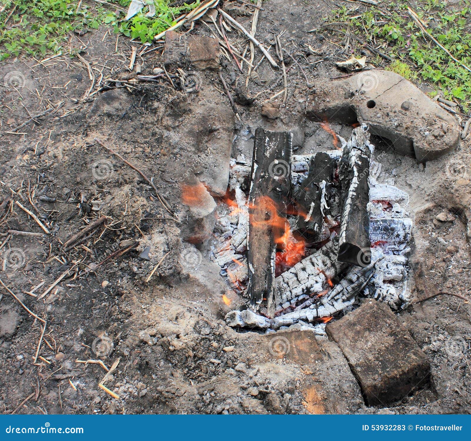 Glowing Log In A Dying Fire Royalty-Free Stock Photography ...