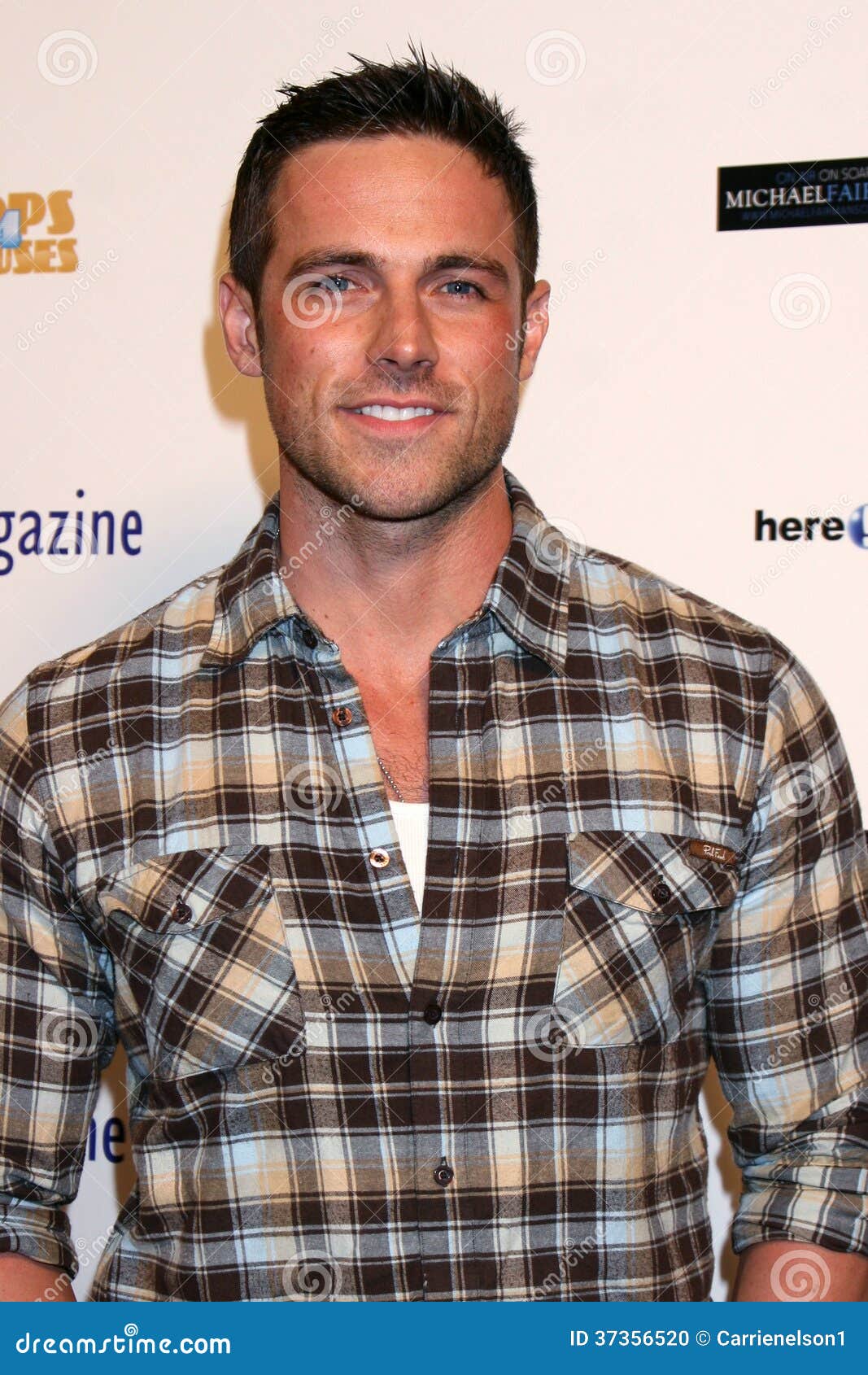 Dylan Bruce imagen editorial. Imagen de octubre, dylan - 37356520