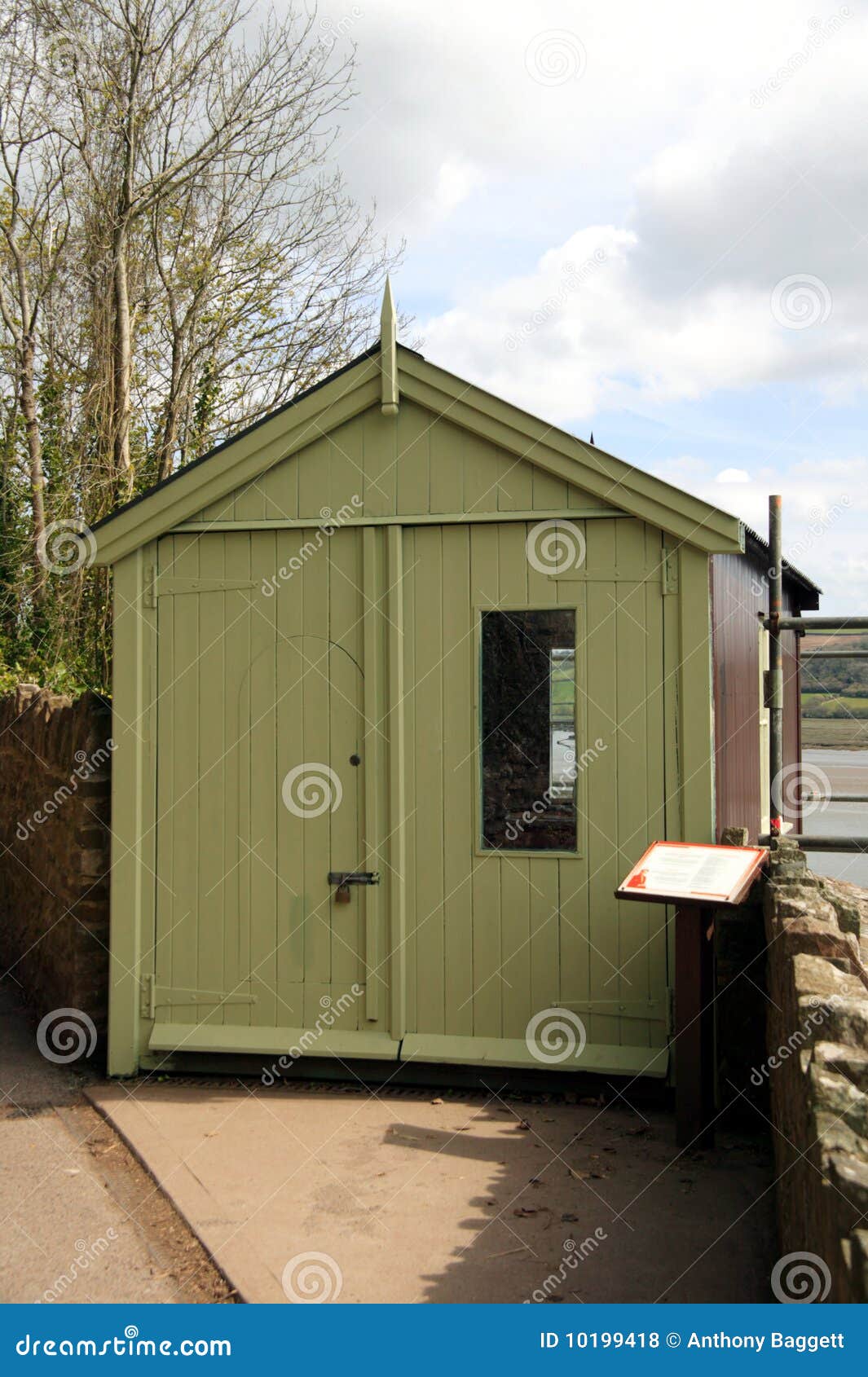 Dylan Thomas Writing Shed stock photo. Image of lake - 10199418