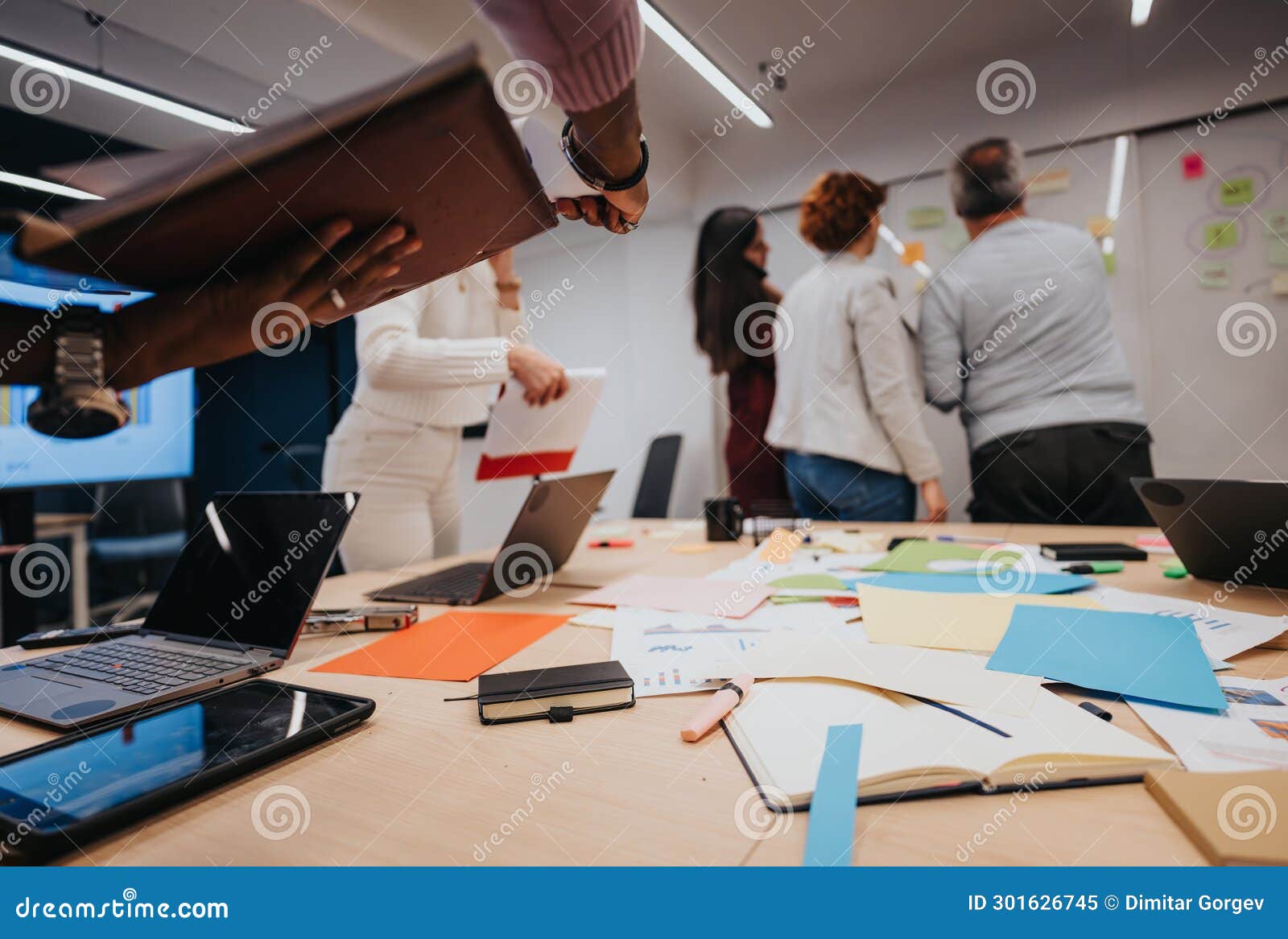 Dynamic Business Team Collaborating and Brainstorming in a Creative ...