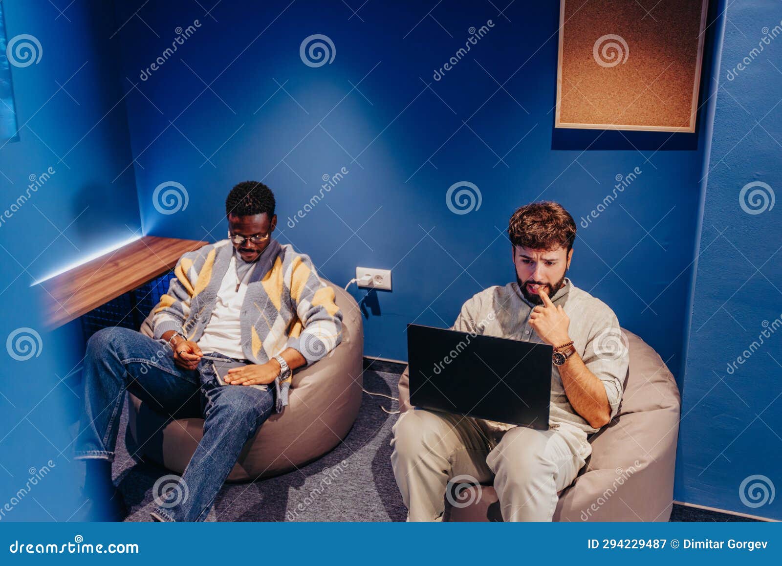 Dynamic Collaboration: Proficient Multigenerational Team Succeeding in ...