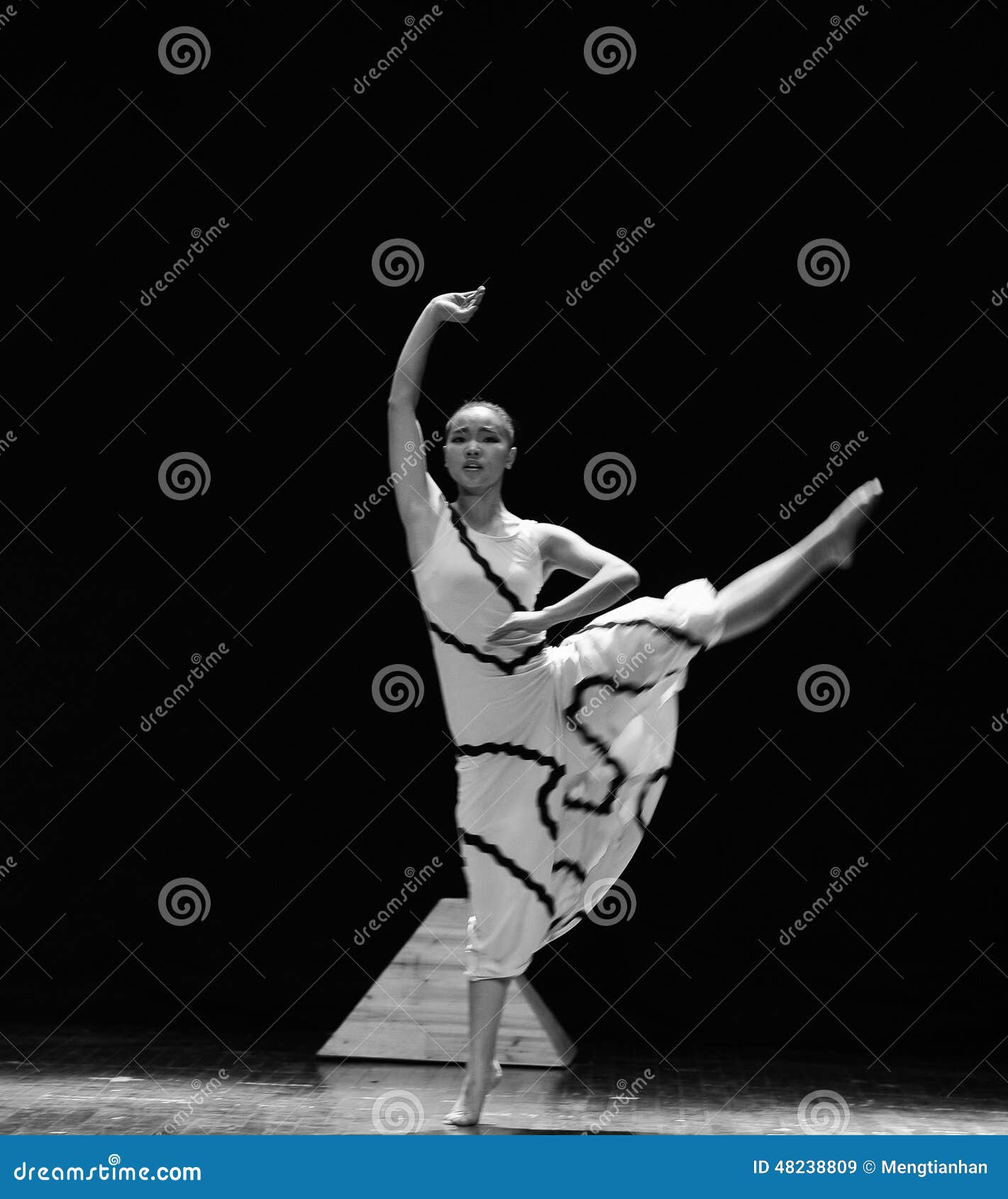 Dynamic-Errand into the Maze-Modern Dance-choreographer Martha Graham ...