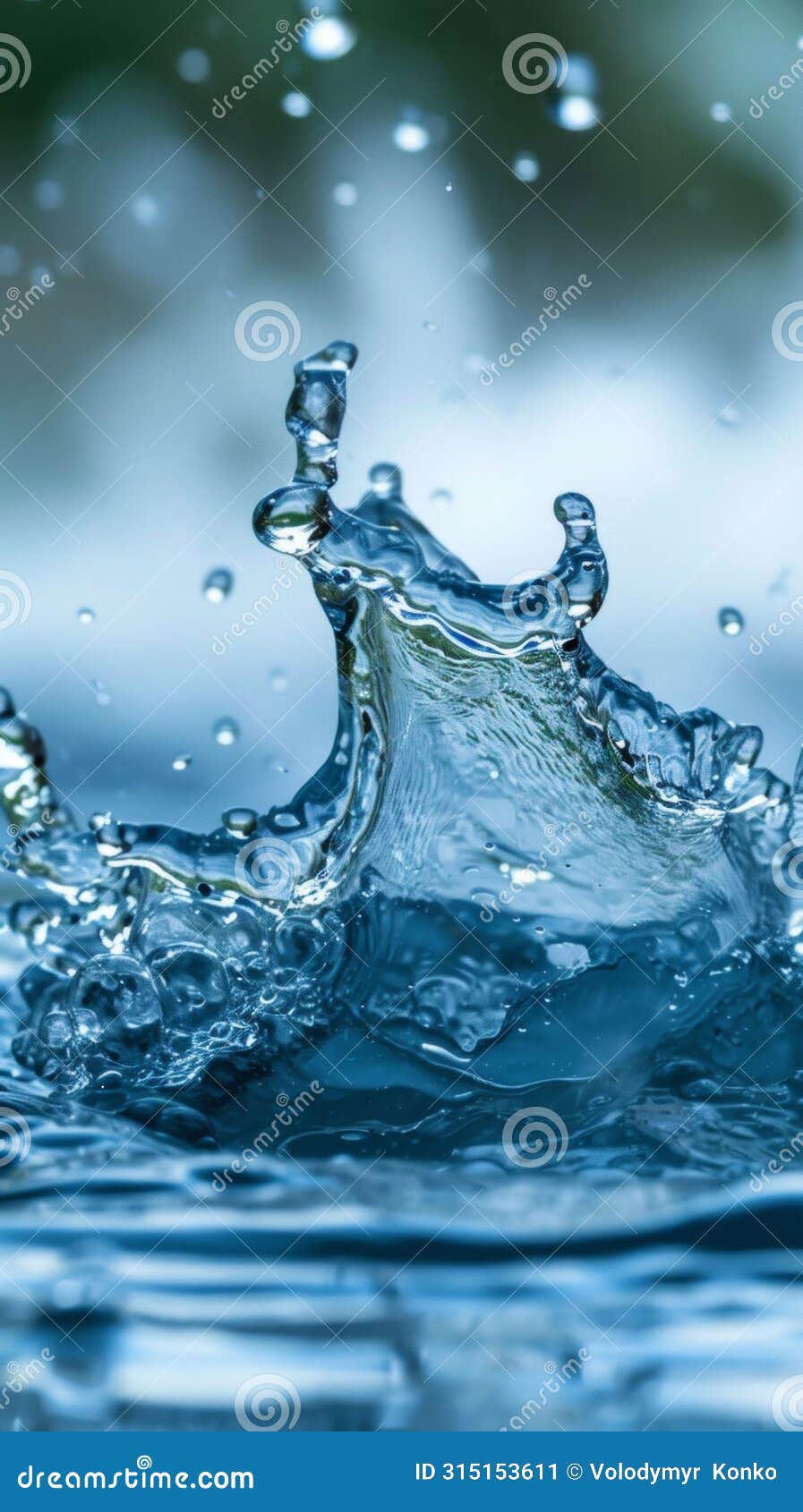 Dynamic Water Splash in Blue Tones - High-Speed Liquid Photography ...