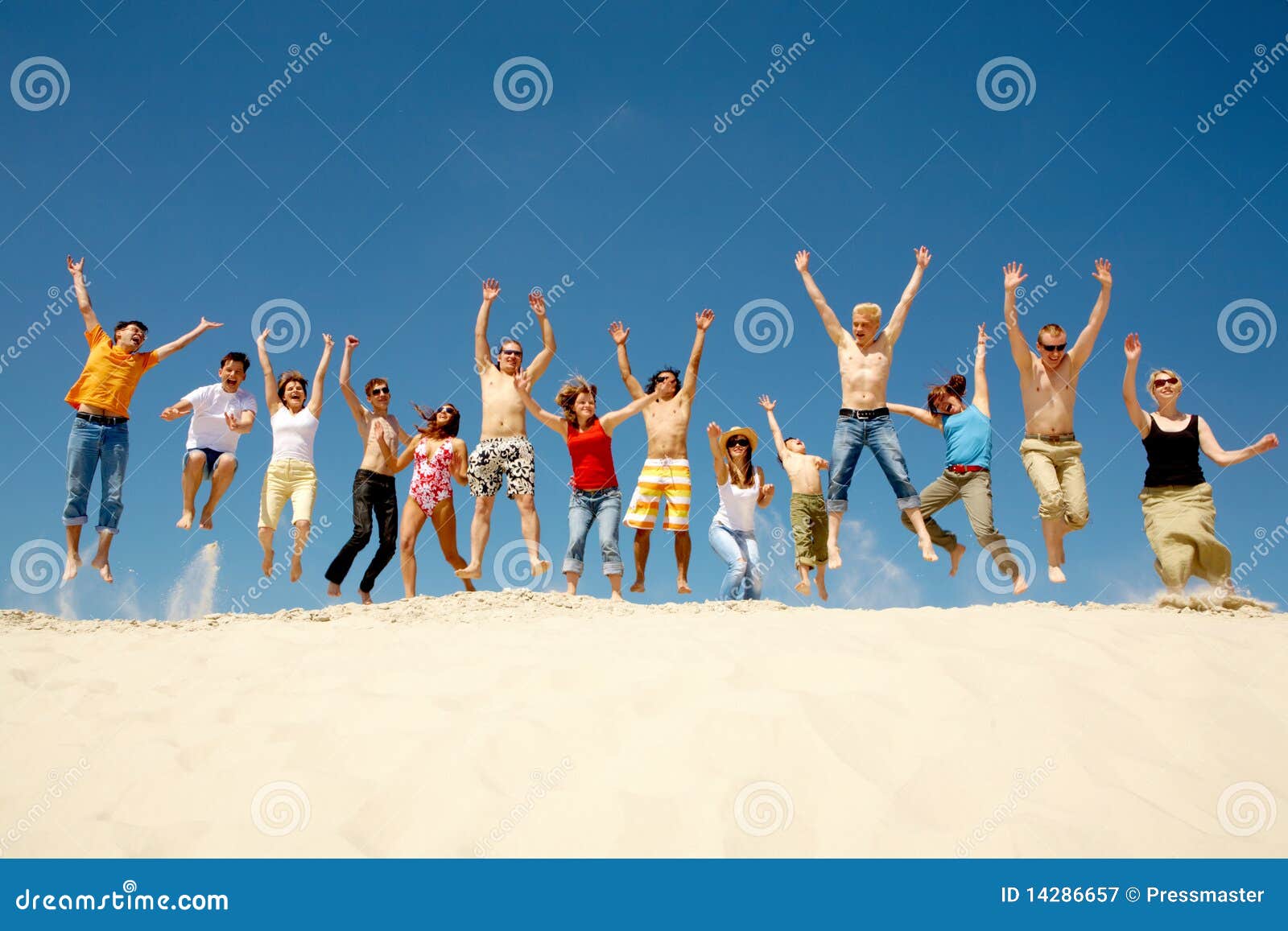 Dynamische mensen stock afbeelding. Image of springen - 14286657