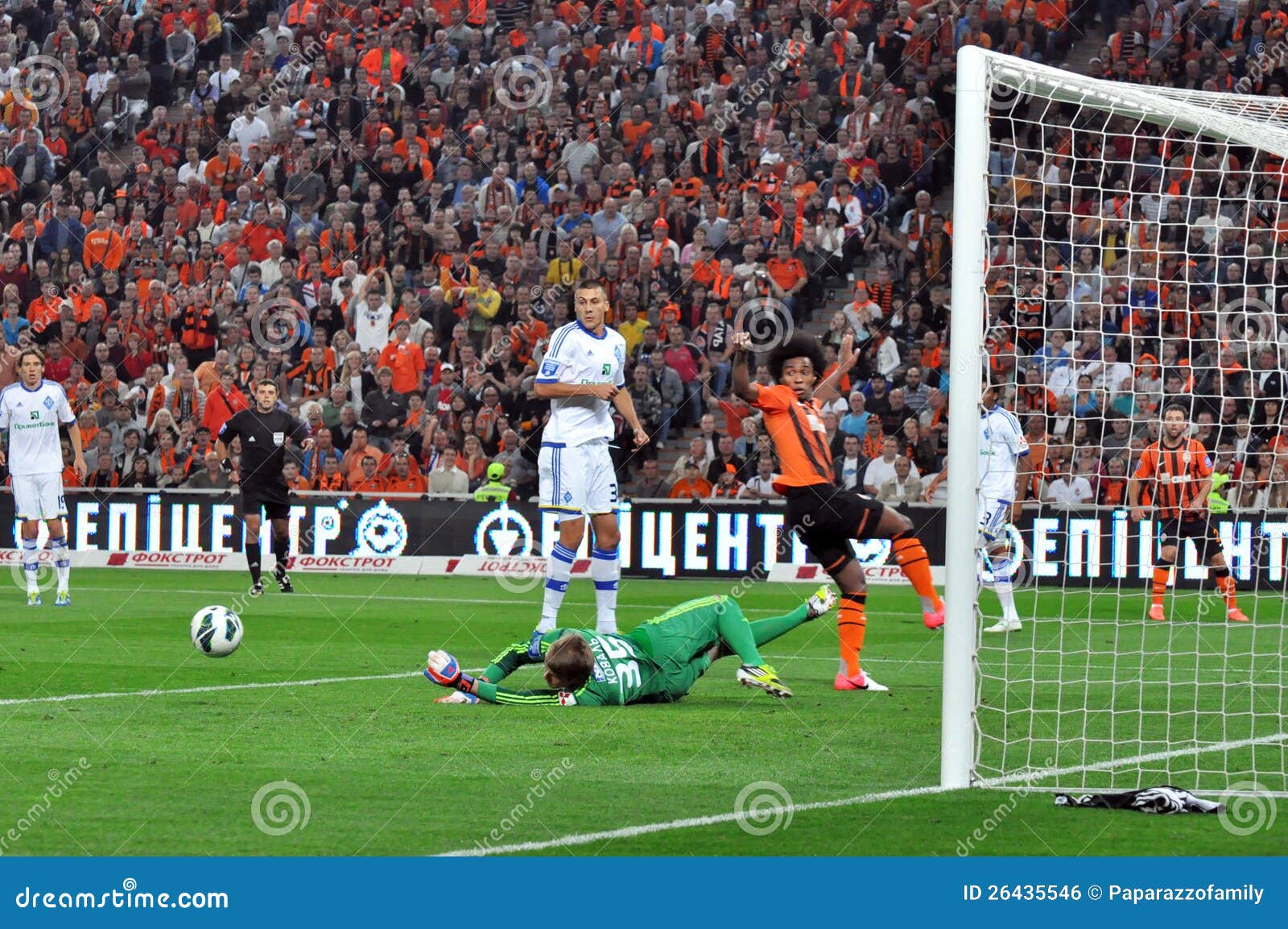 Dynamo Goalkeeper Returns the Ball Editorial Photo - Image of color ...