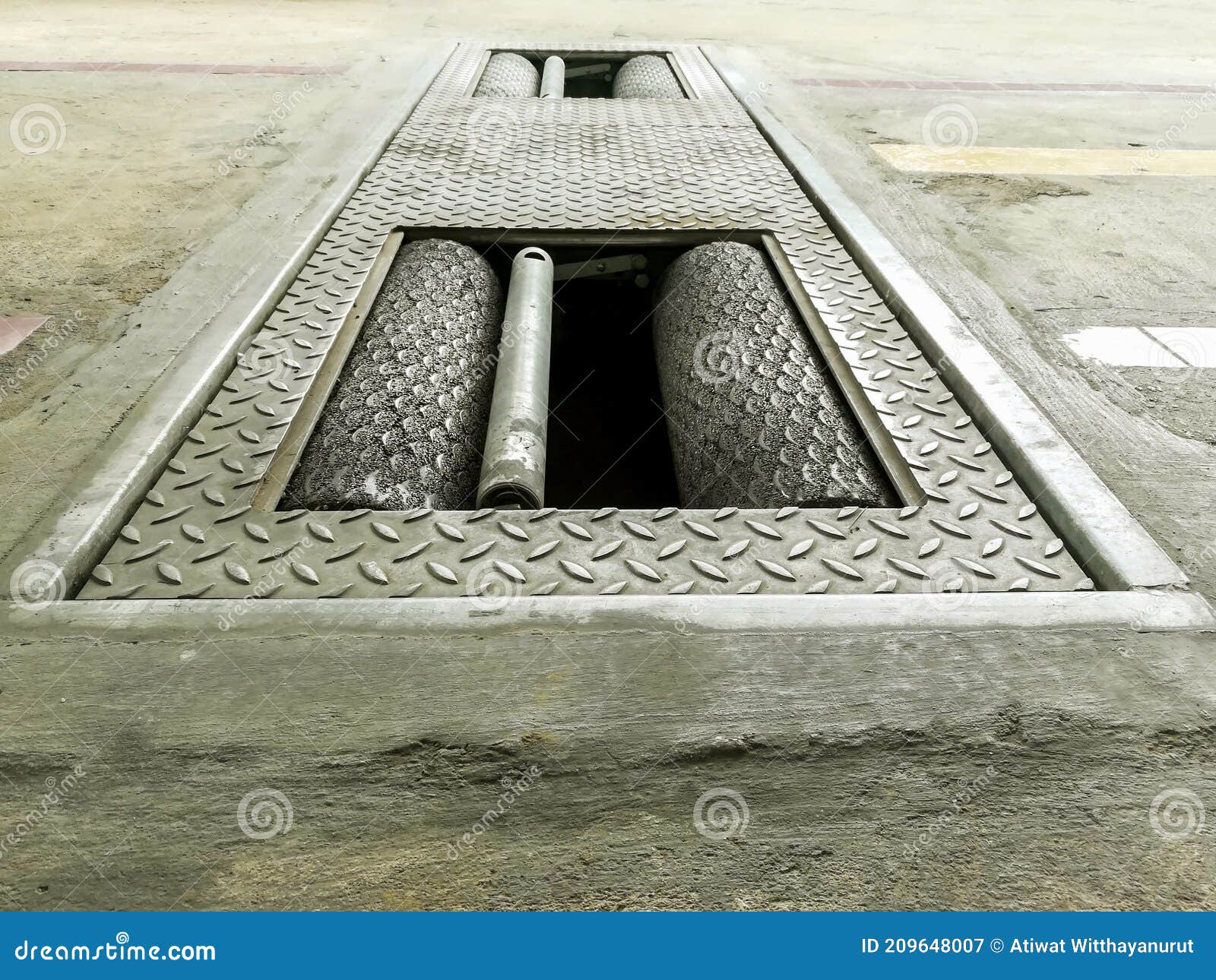 Dynamo Meter Engine Test on Ground in Garage Stock Image - Image of ...