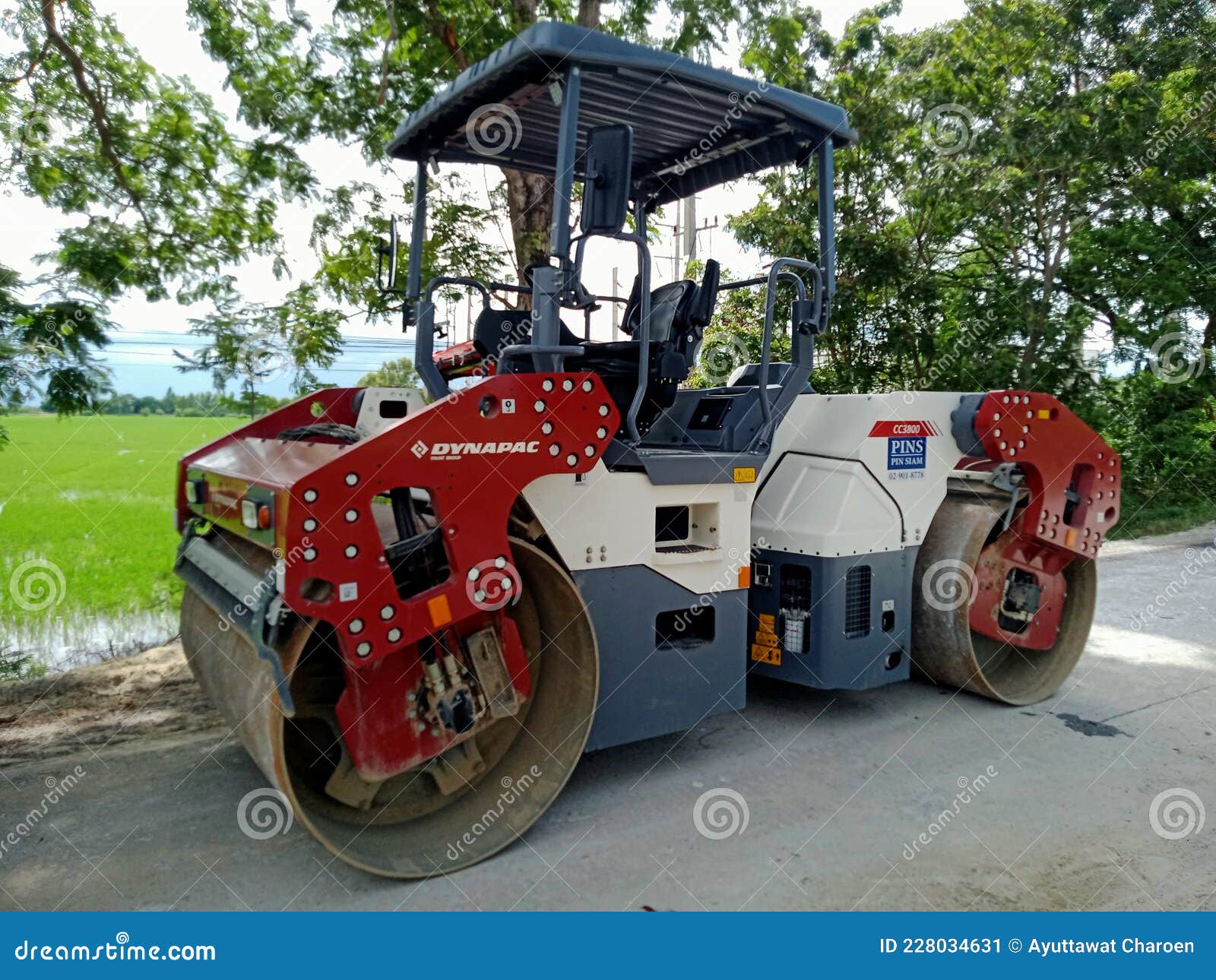 DYNAPAC CC3800 VIBRATORY TANDEM ASPHALT ROLLER Editorial Photo - Image ...