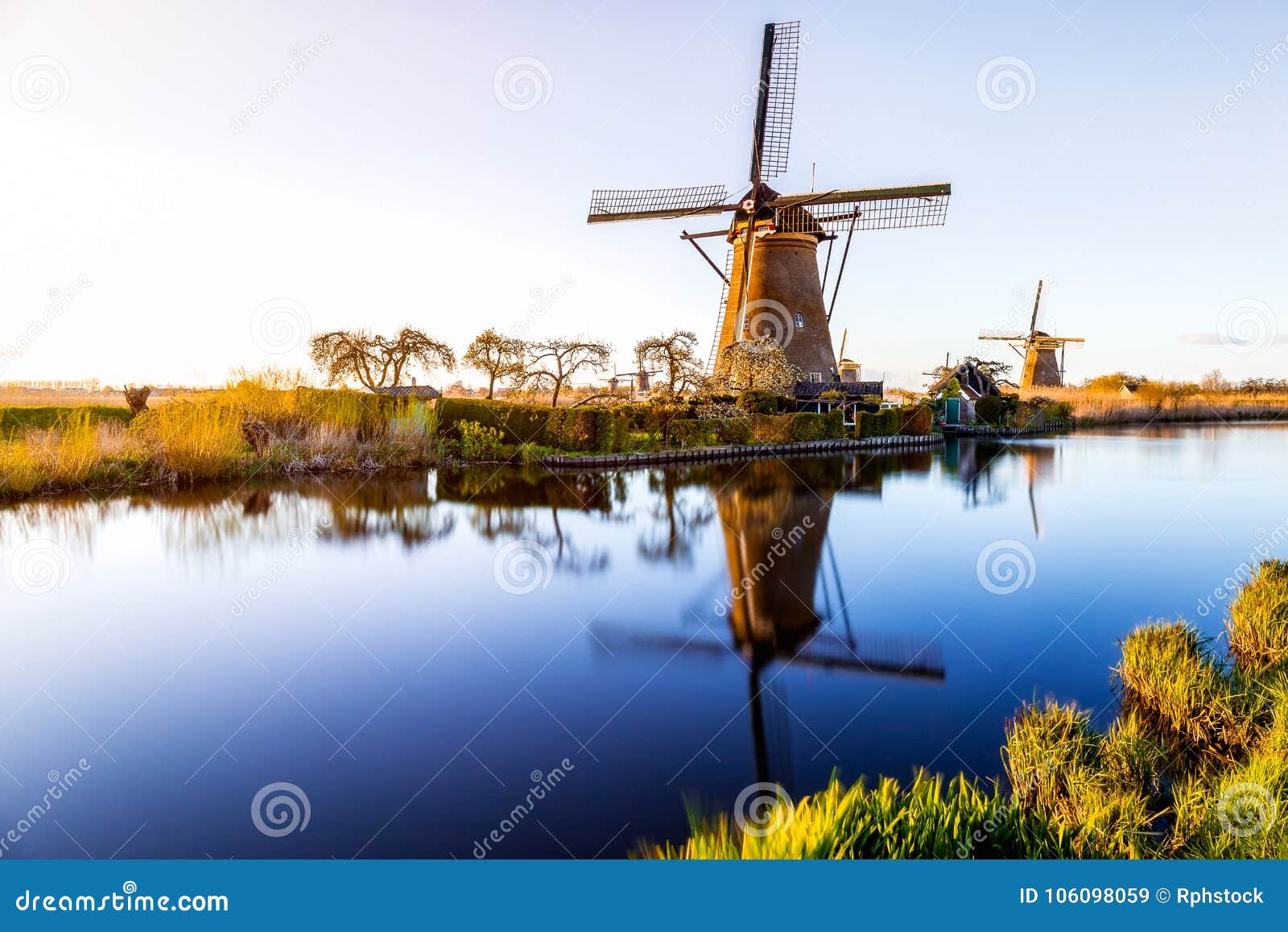 Windmills of Kinderdijk Near Rotterdam Stock Afbeelding - Image of tijd ...