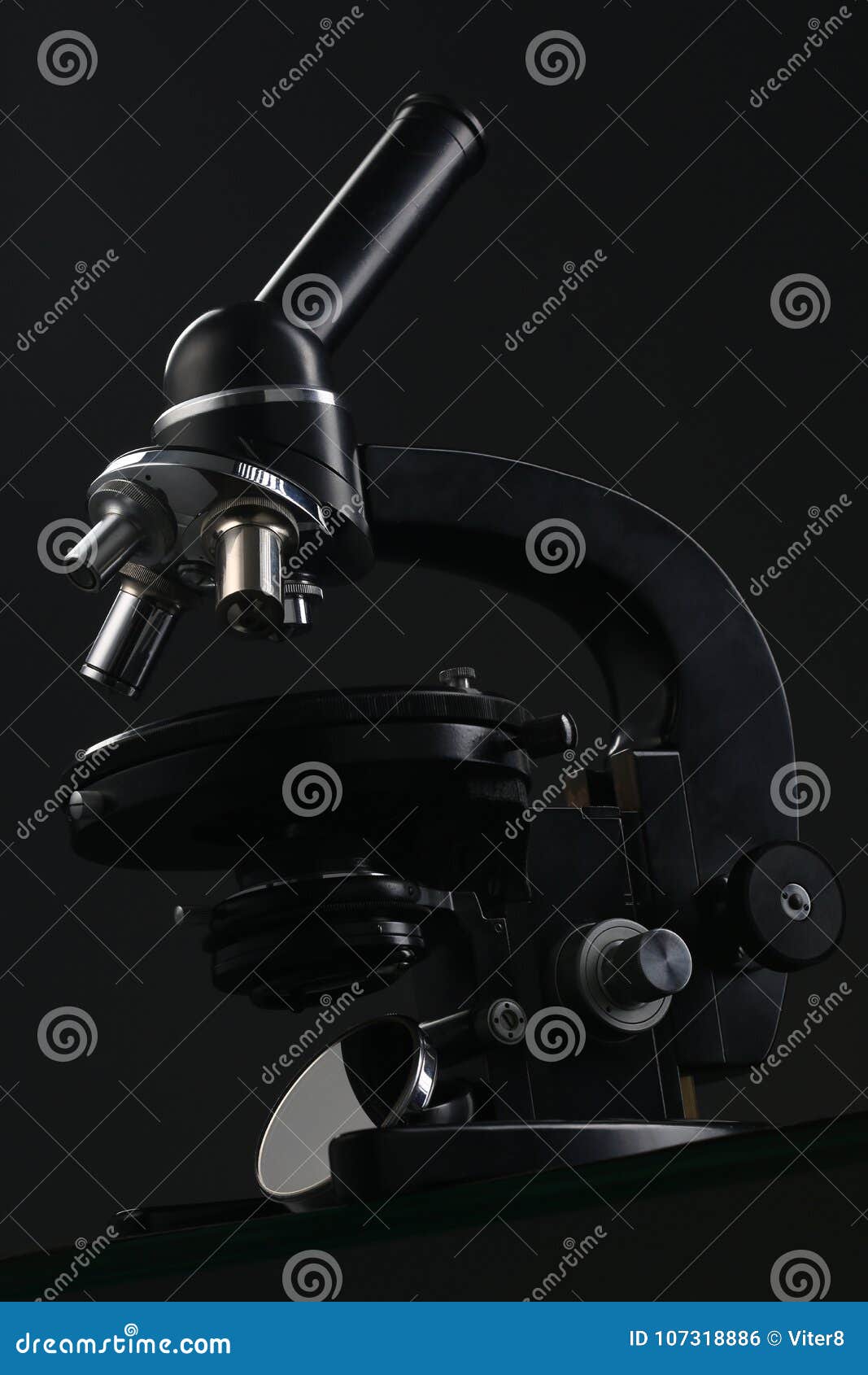 Black Microscope on Dark Background Stock Foto - Image of zwart ...