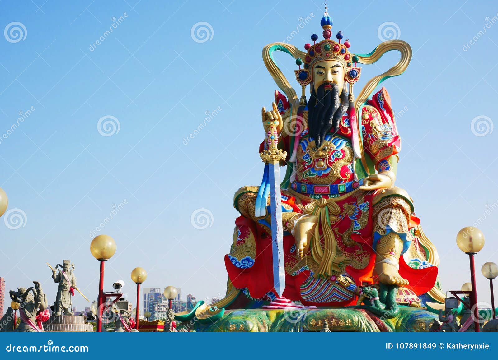 Taoist God Statue at Lotus Lake 编辑类库存图片 - 图片 包括有 都市风景, 寺庙: 107891849