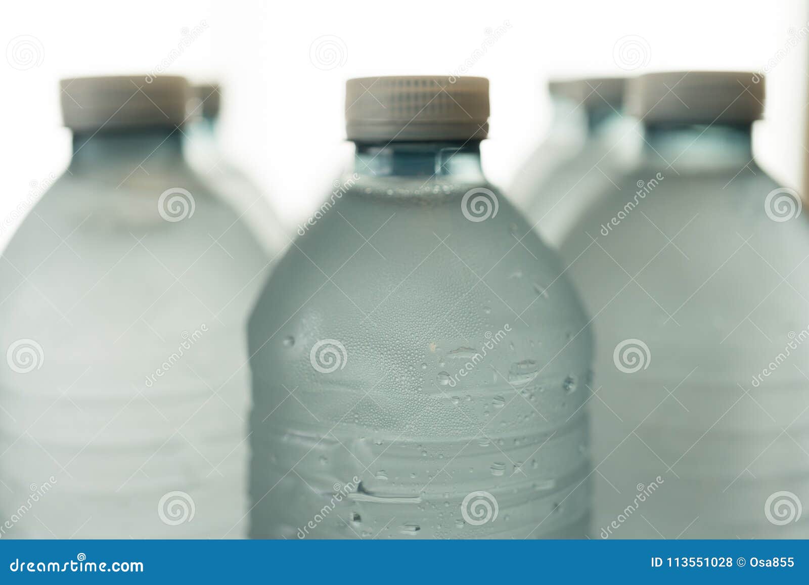 Ice Cold Bottled Water with Condensation Ready To Refresh Στοκ Εικόνες ...