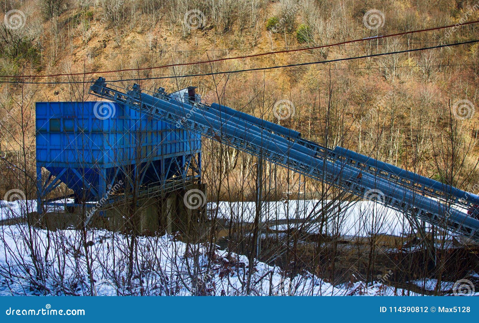 Mining Equipment in Mountains. Stockfoto - Bild von fabrik, maschinerie ...