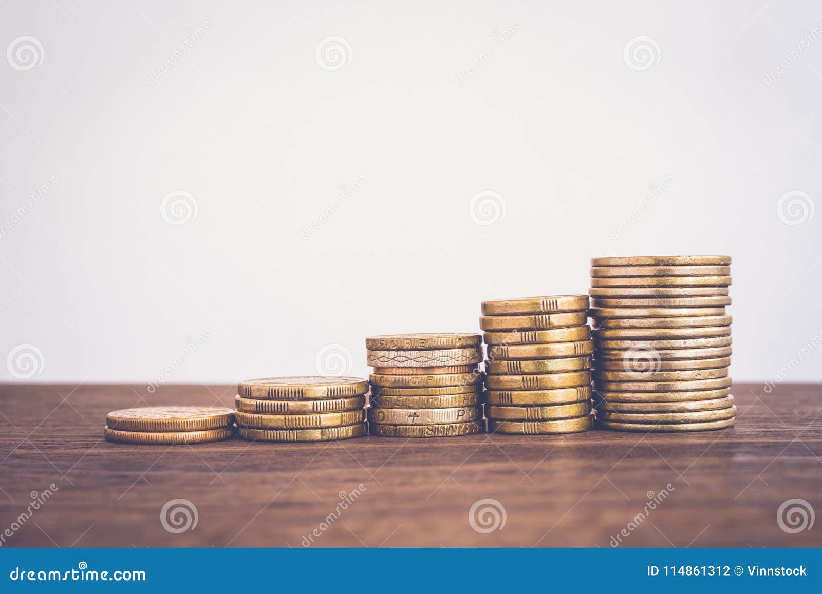 Increase Coin Stacks, Saving Money Growth Fund. Stock Foto - Image of ...