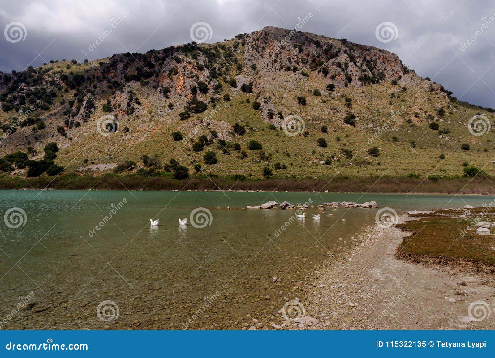 View of Lake Kourna Island Crete, Greece Immagine Stock - Immagine di ...