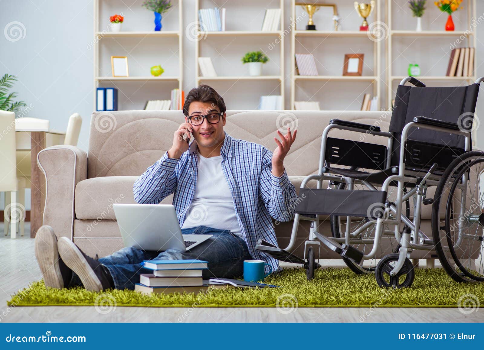 The Young Student Studying at Home Stock Afbeelding - Image of laptop ...