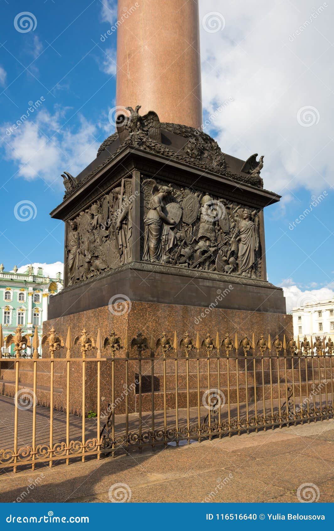 The Alexander Column in Saint Petersburg, Russia Fotografia Stock ...