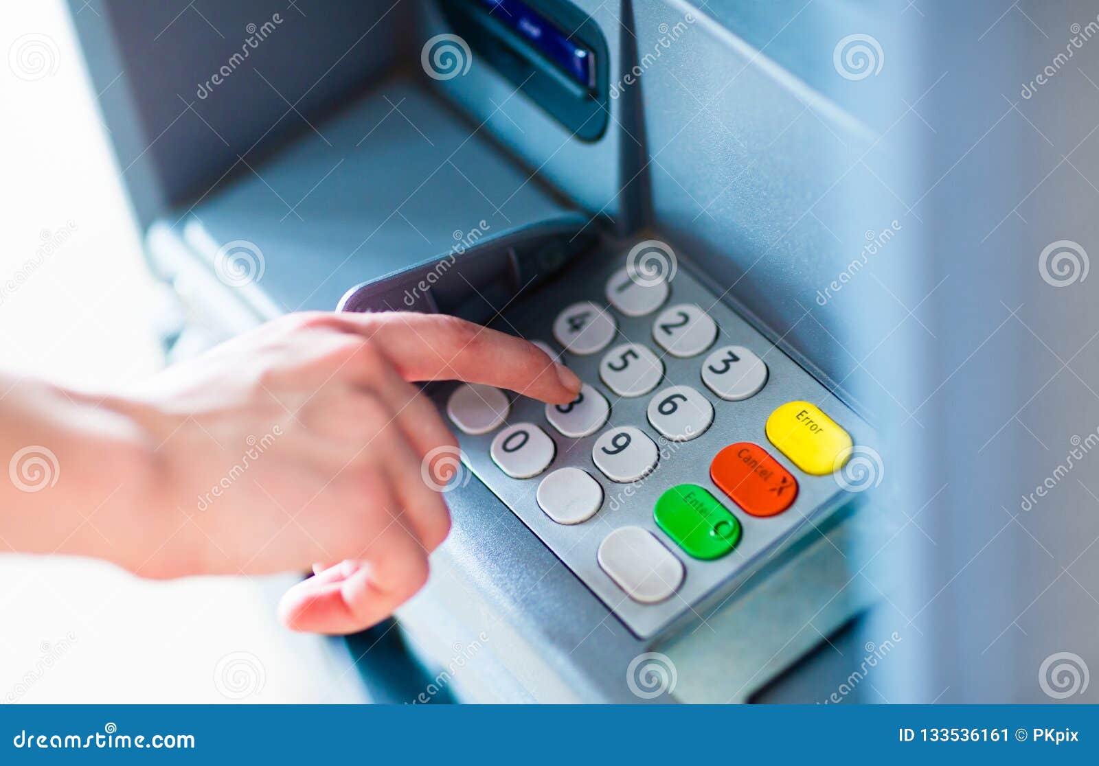 A Person Withdrawing Money from a Atm Machine 库存图片 - 图片 包括有 女实业家, 看板卡 ...