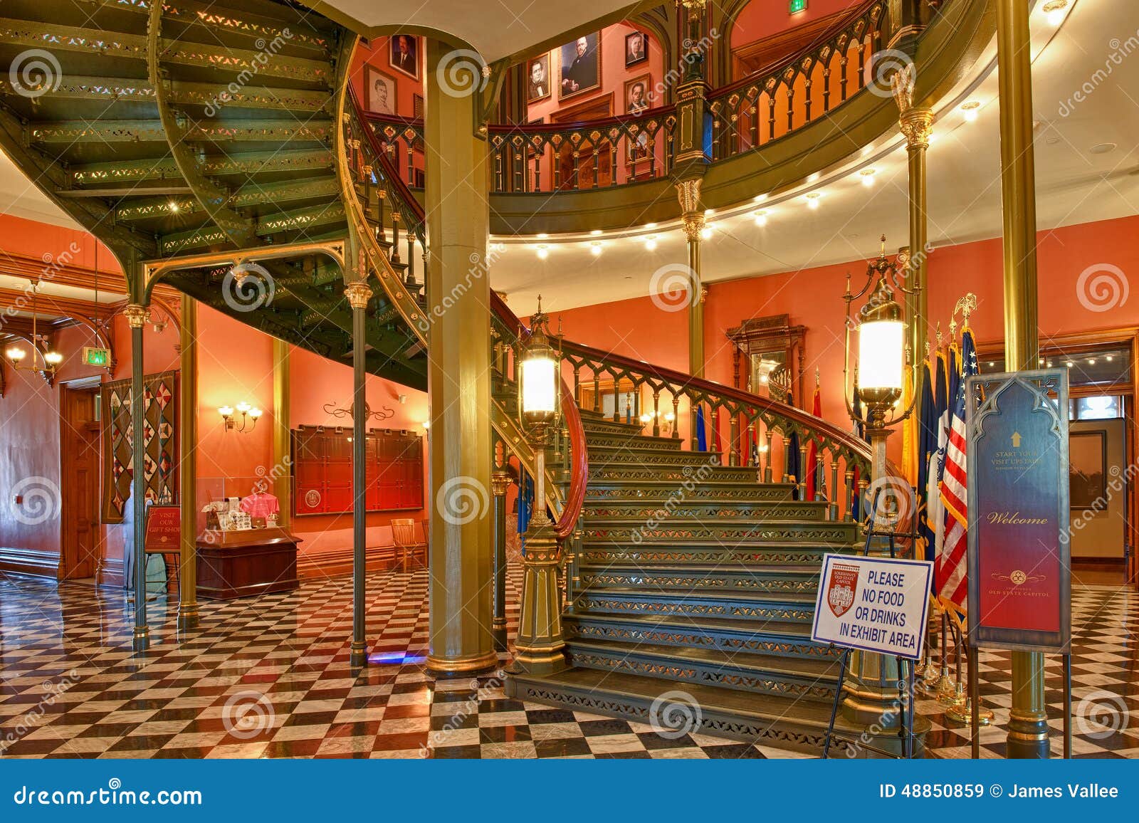 Spiral Staircase at the Louisiana State Capitol Building in Baton Rouge ...