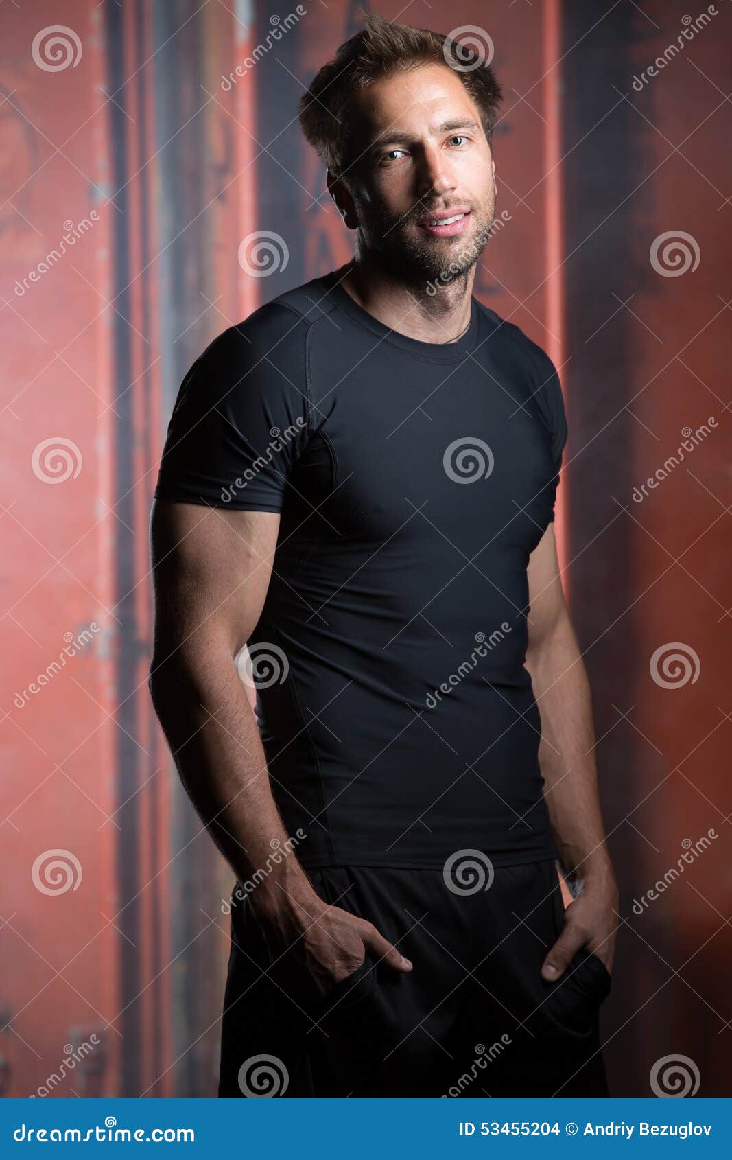 Portrait of a Well-built Guy 库存照片 - 图片 包括有 锻炼, 纵向: 53455204