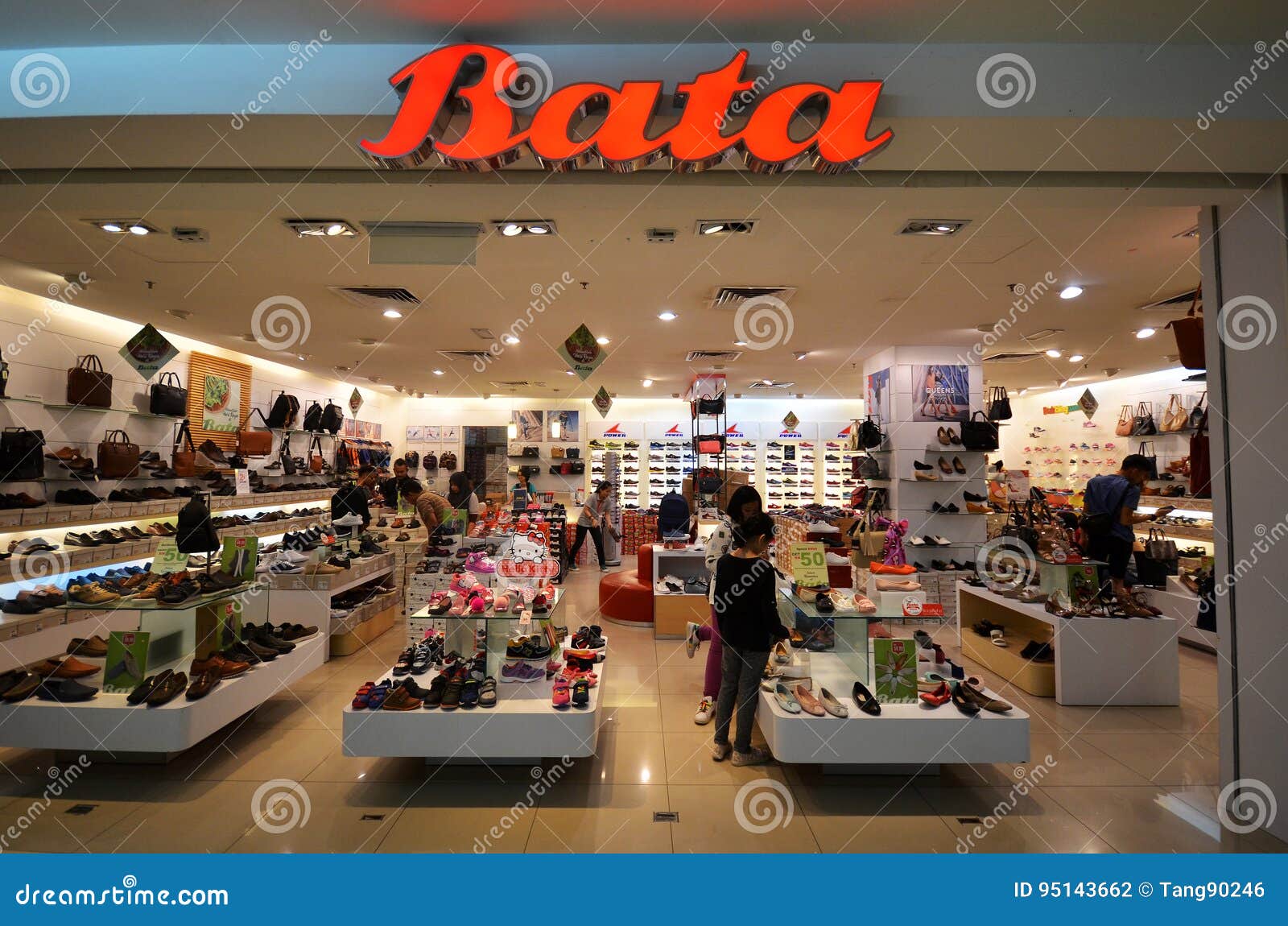 Bata fashion shoes store redaktionell arkivbild. Bild av bakgrund ...