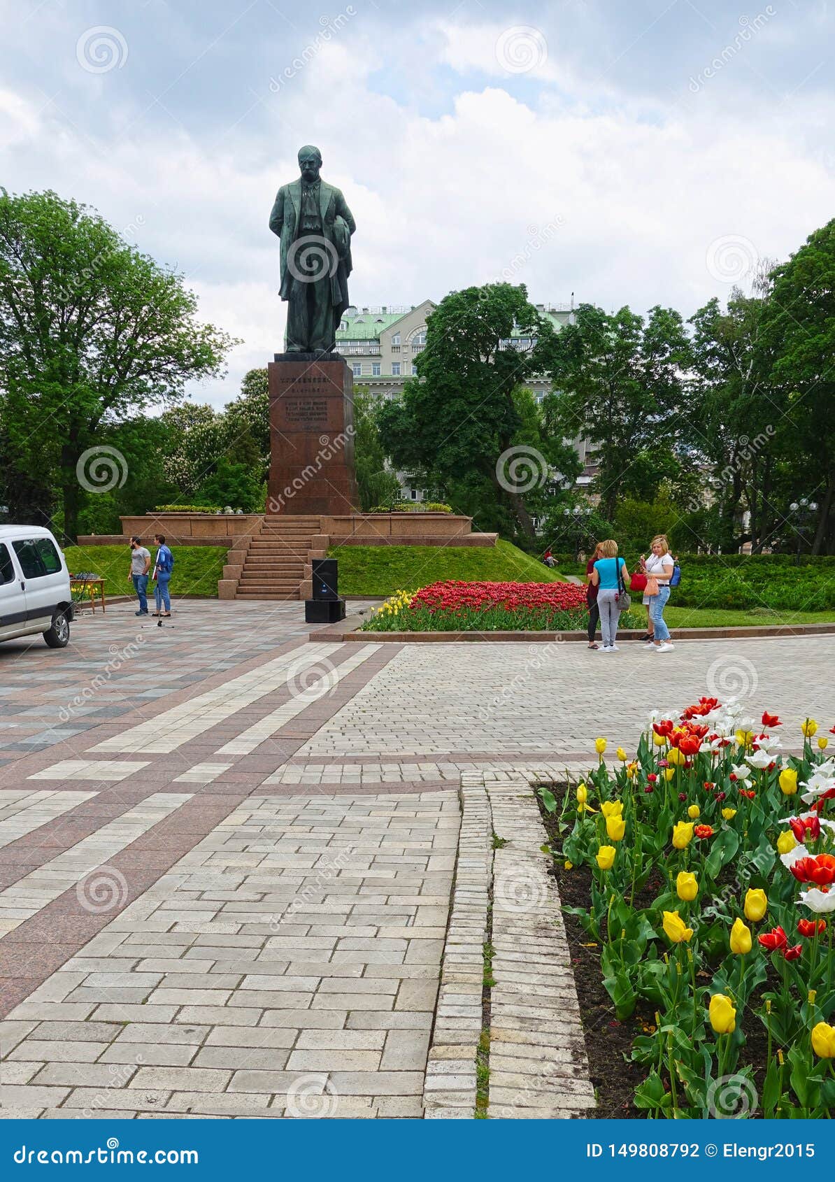 In Kiev Park Near the Monument To Taras Shevchenko Fotografia ...