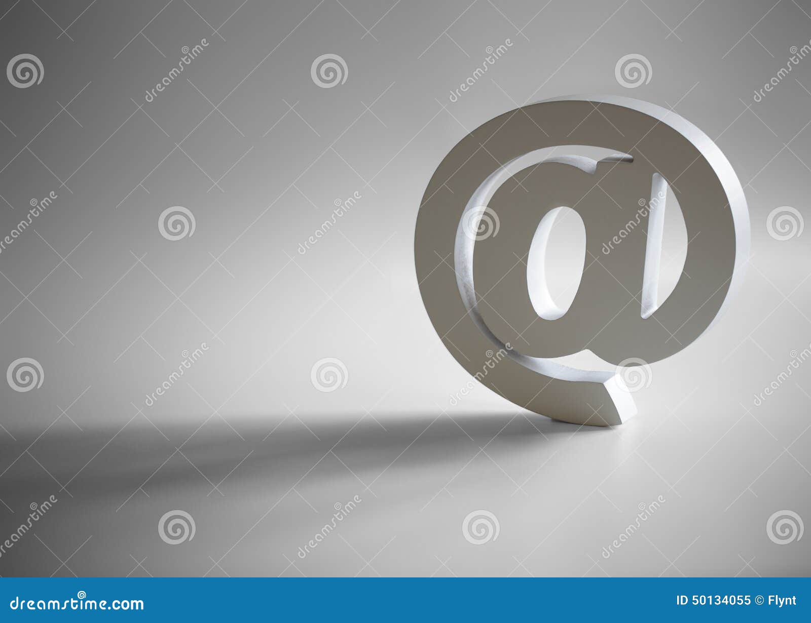 E-mail @ symbool stock afbeelding. Image of voorwerp - 50134055