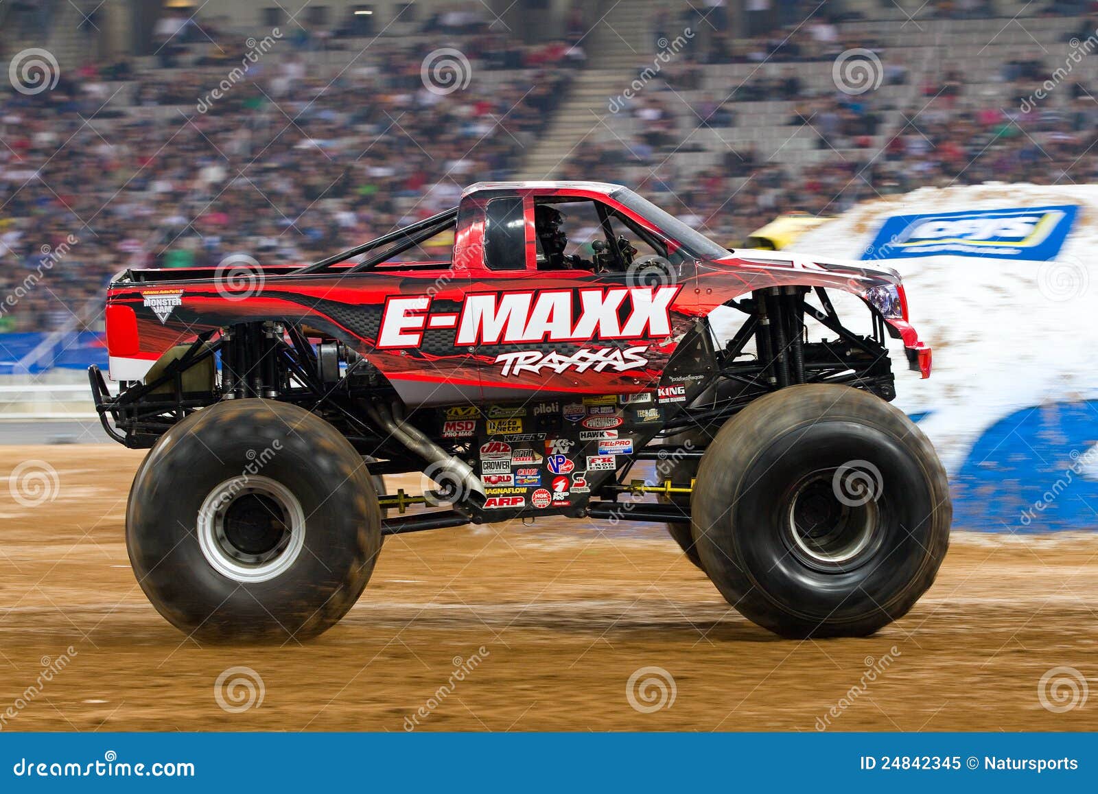 E-Maxx Monster Truck editorial image. Image of cars, driver - 24842345