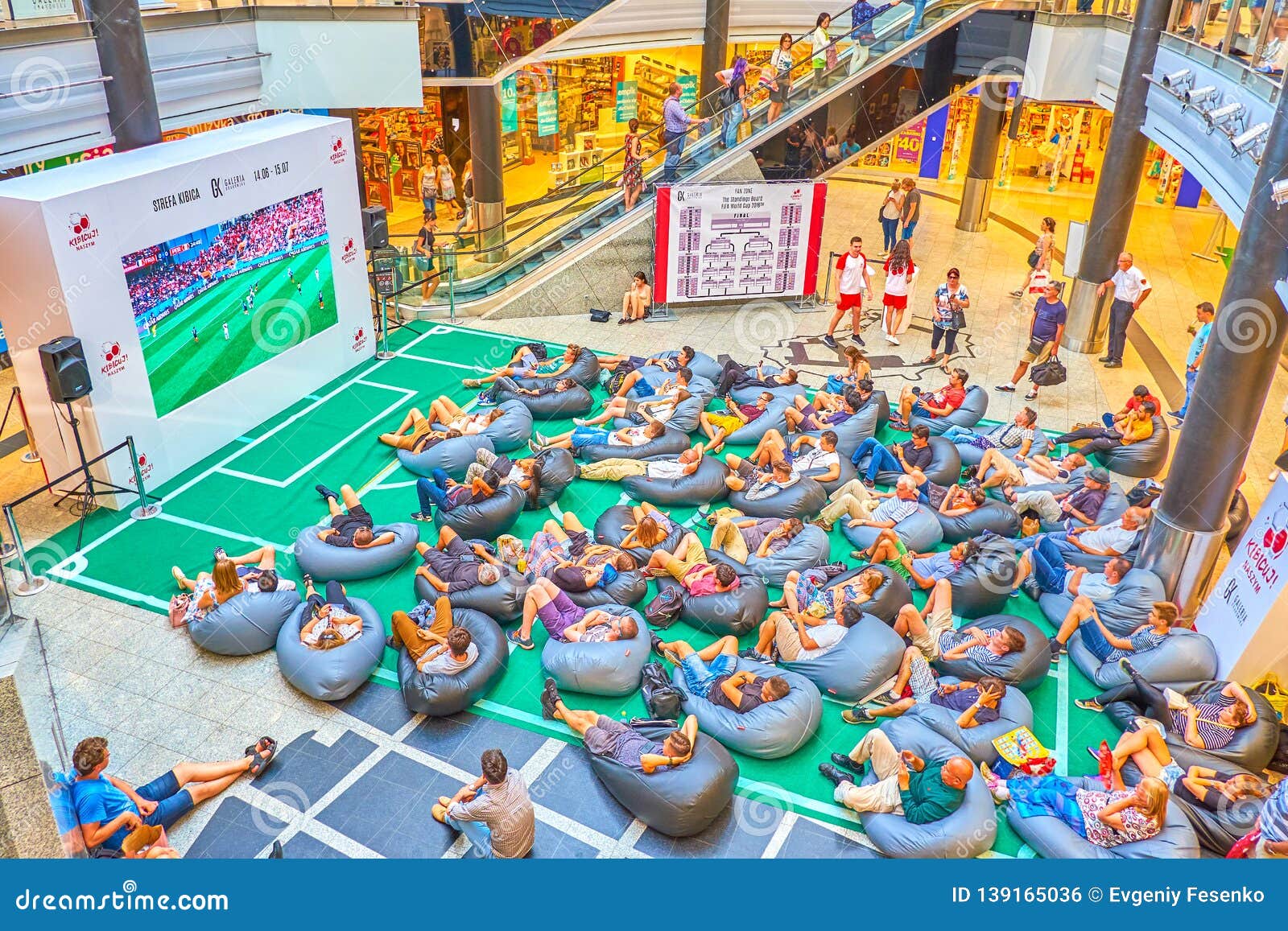 The Football Fan Zone with Large TV Foto editorial - Imagen de ...
