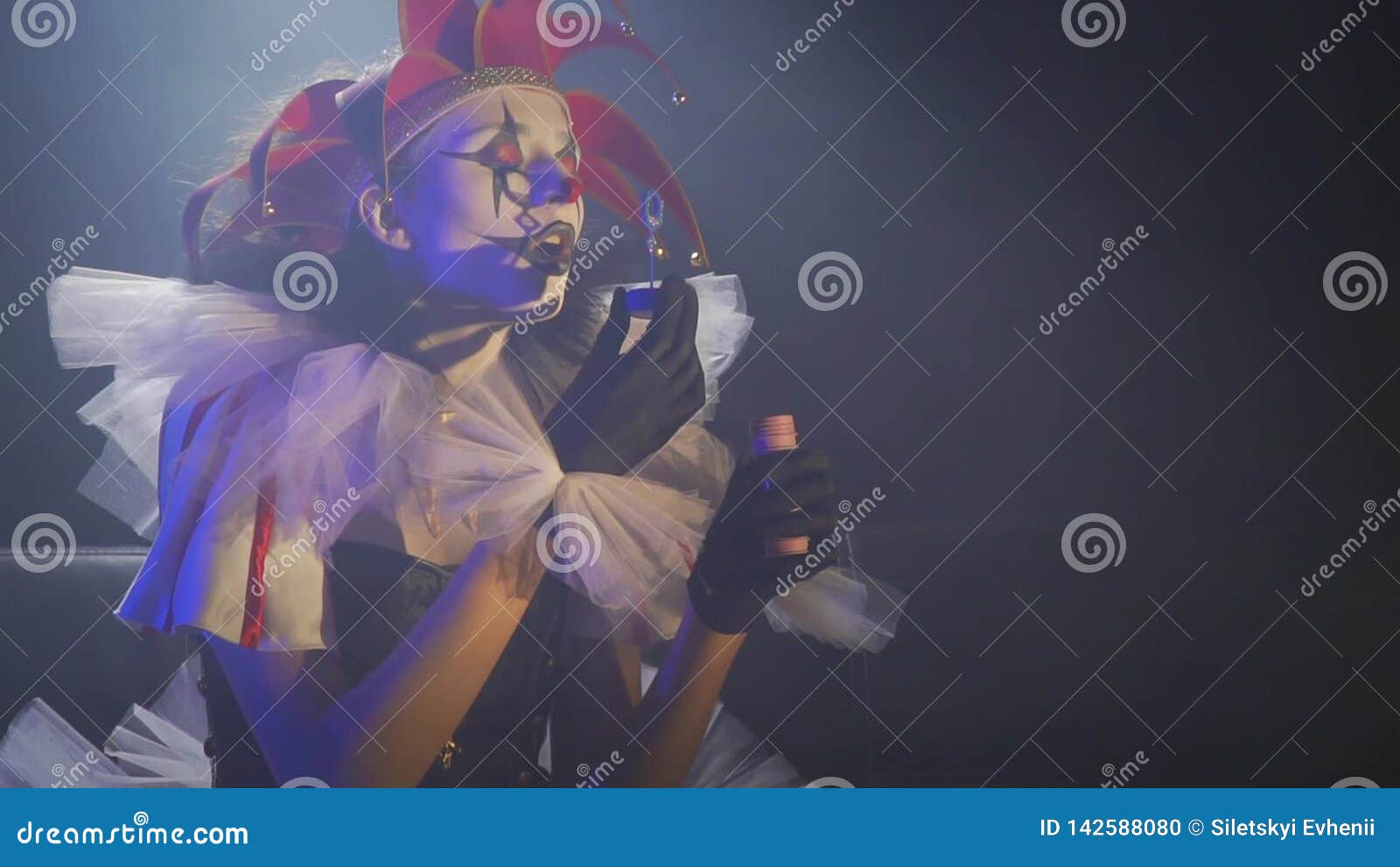 Funny Clown Girl is Frowning after Failing To Blow Some Soap Bubbles 影视 ...