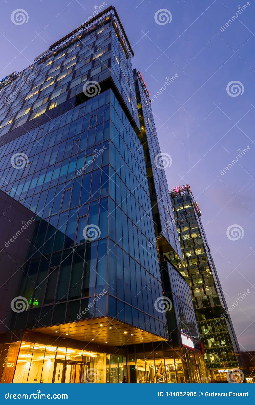 Corporate Modern Architecture Buildings in Bucharest , Gate Tower 库存图片 ...