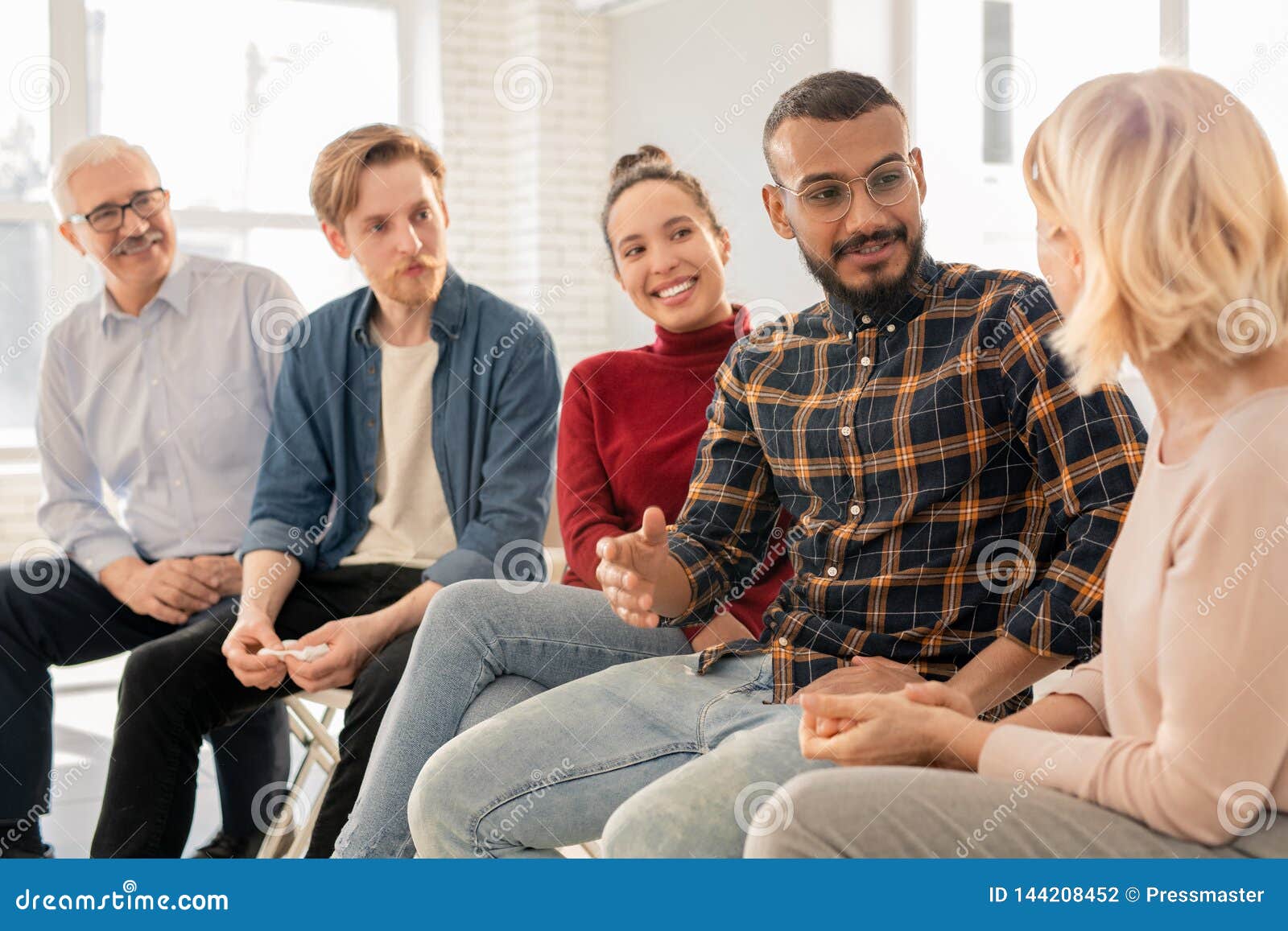 Conversation with Counselor 库存照片 - 图片 包括有 患者, 妇女: 144208452