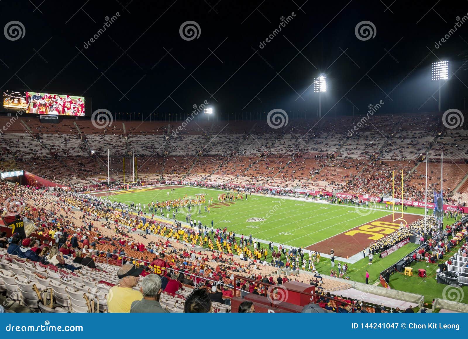 Night View of USC Marching Band in the Football Field 图库摄影片 - 图片 包括有 ...