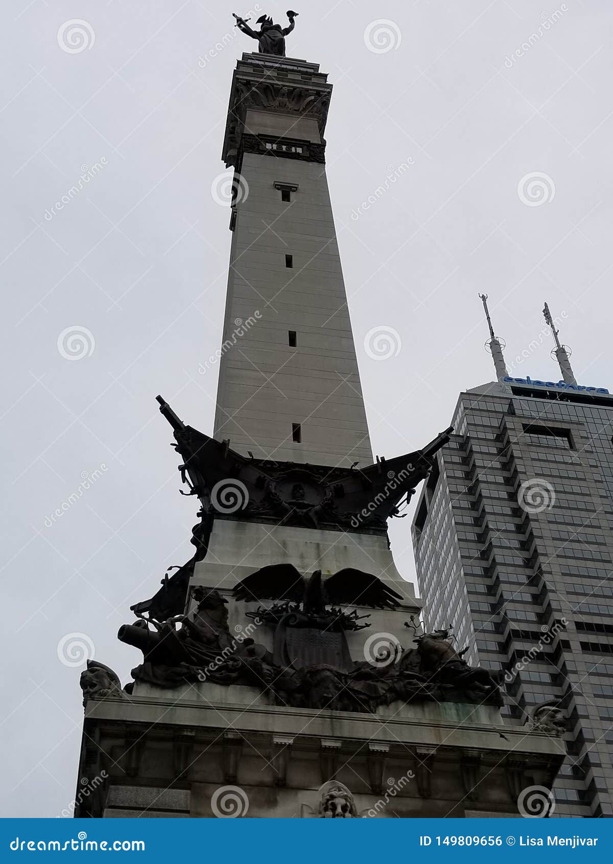 Monument Circle Tower fotografia editoriale. Immagine di statua - 149809656