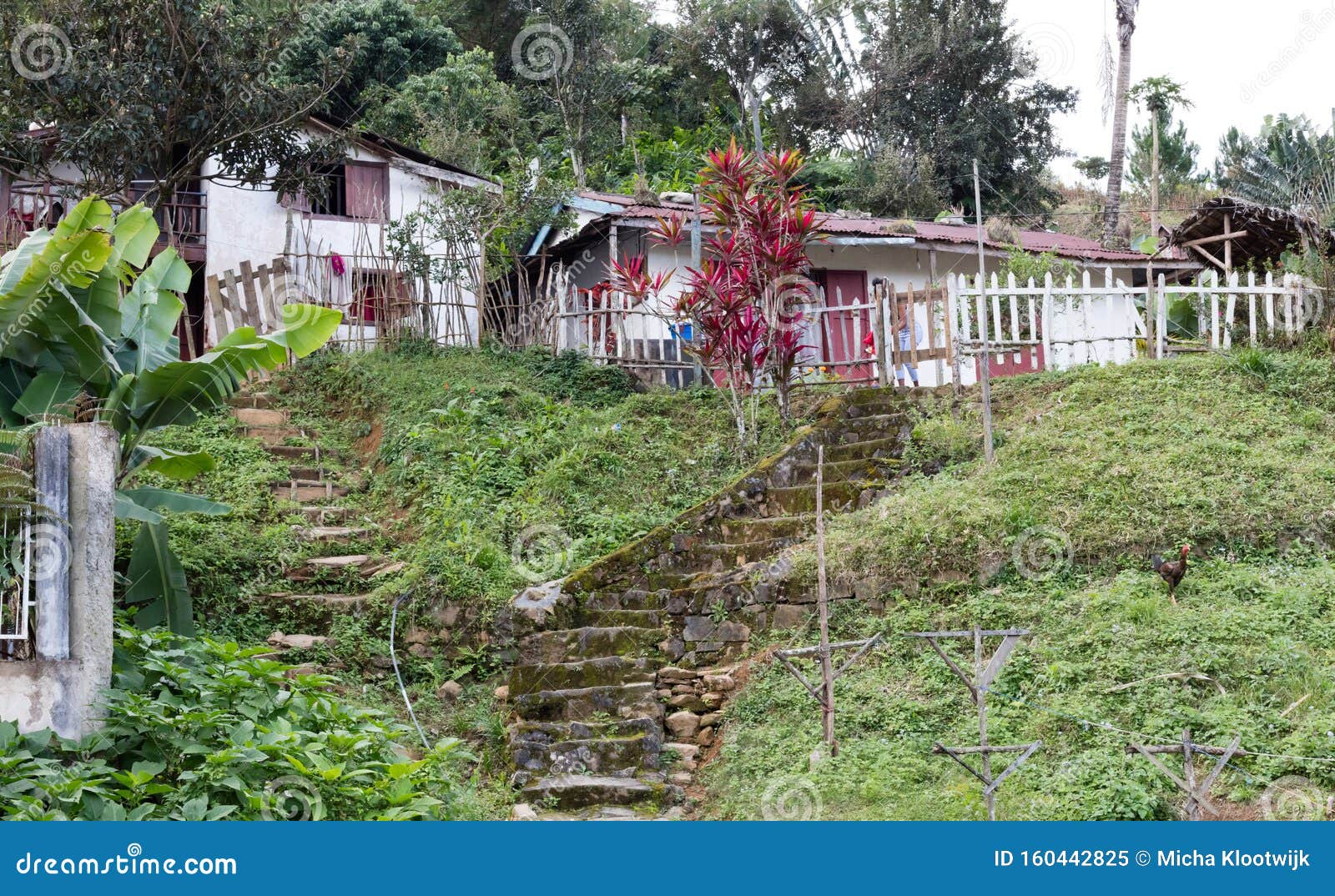 Simple houses for the poor stock afbeelding. Image of cabine - 160442825
